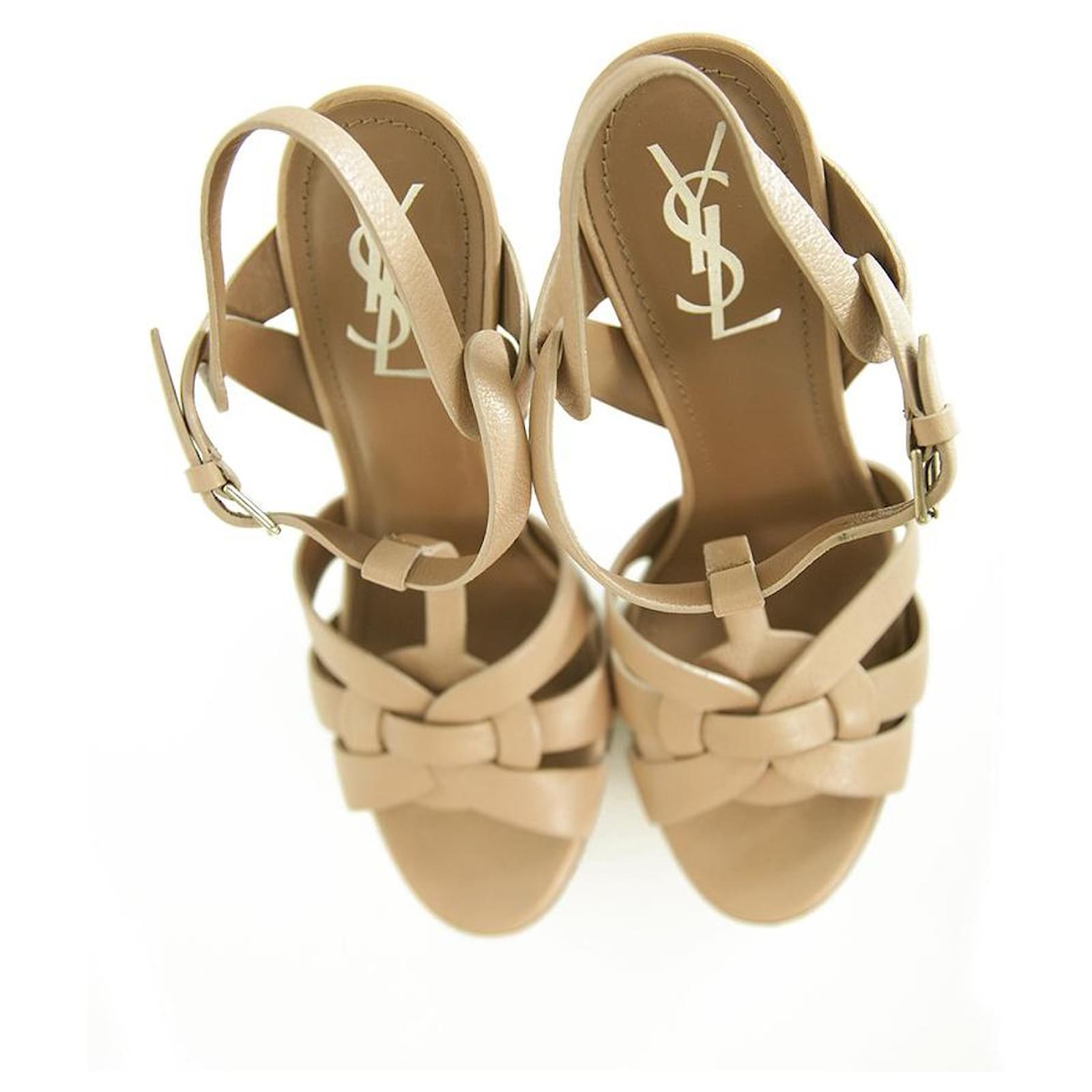 Yves Saint Laurent Décolleté con tacco YSL Tribute in pelle beige con ...