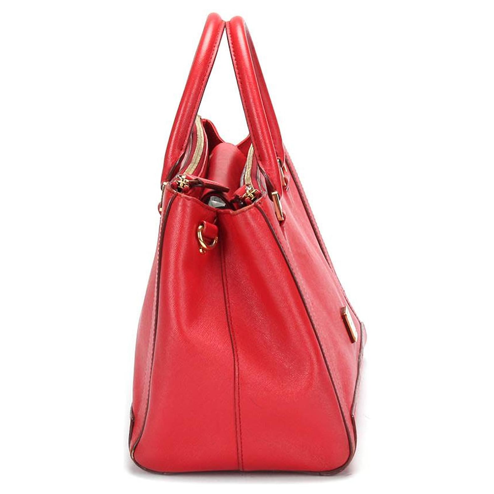 MCM Handtasche Rot Leder ref.430391 - Joli Closet