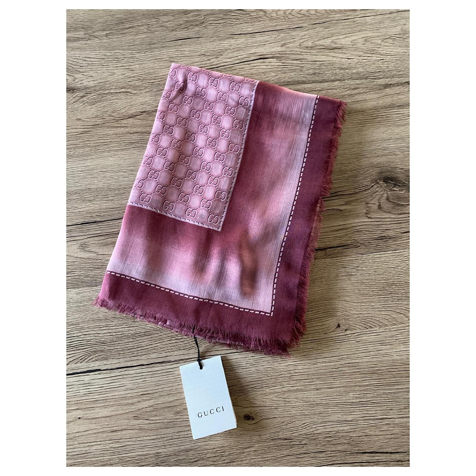 Scialle Gucci Rosa Seta Modale ref.439904 - Joli Closet