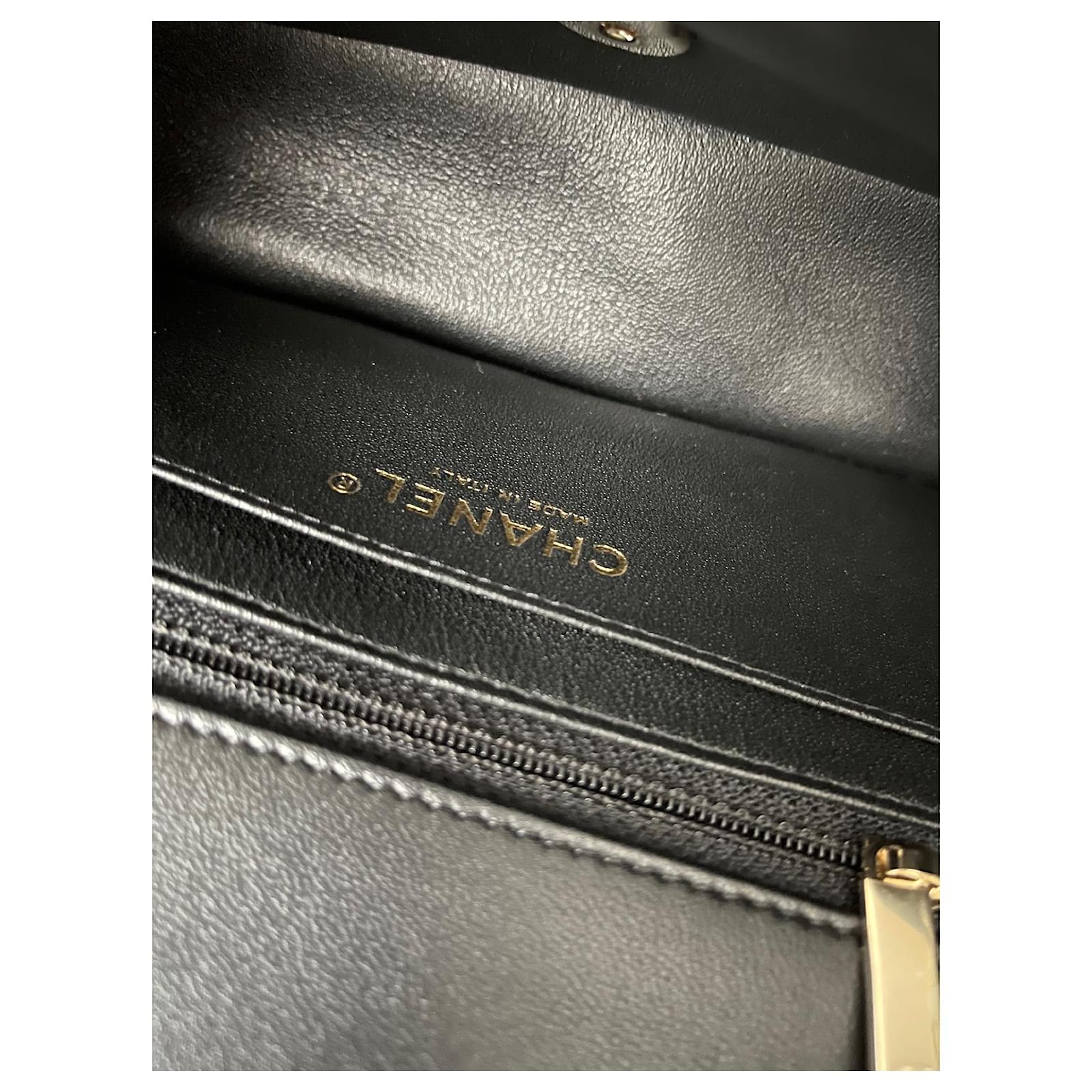 Timeless Chanel mini rectangular black Leather ref.447526 - Joli Closet