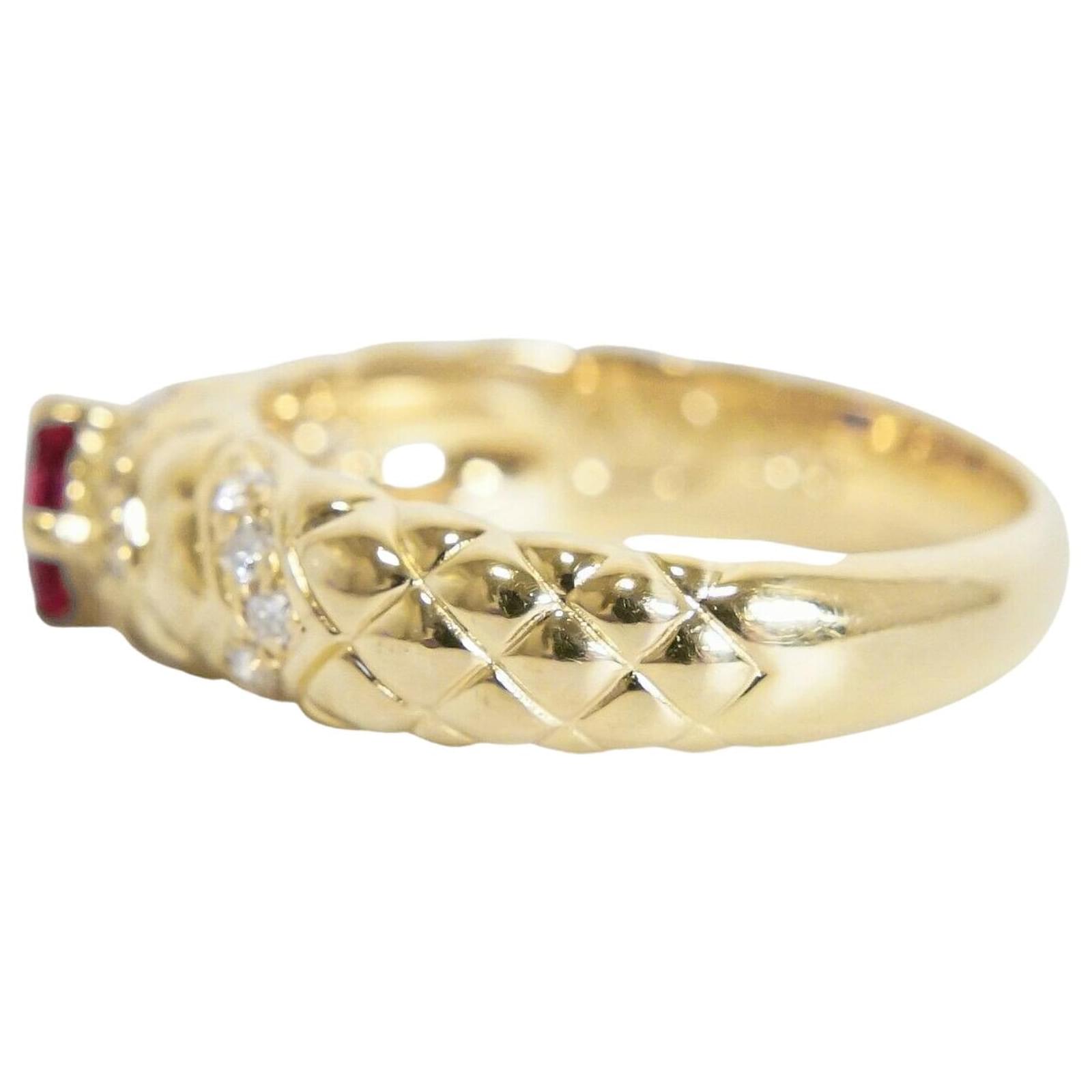 Valentino Garavani Ring Golden Yellow gold ref.487856 - Joli Closet