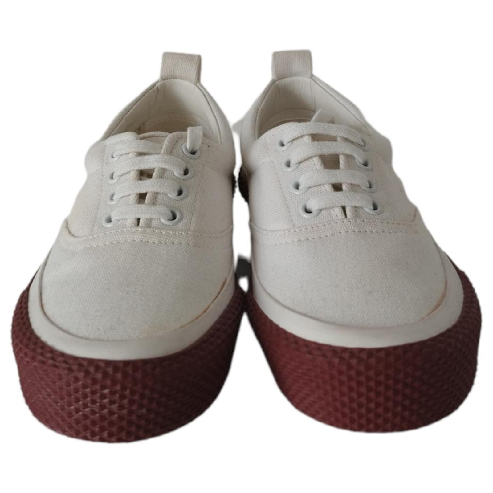 Céline Basket Celine Toile blanche semelle bordeaux ref.502550 - Joli ...