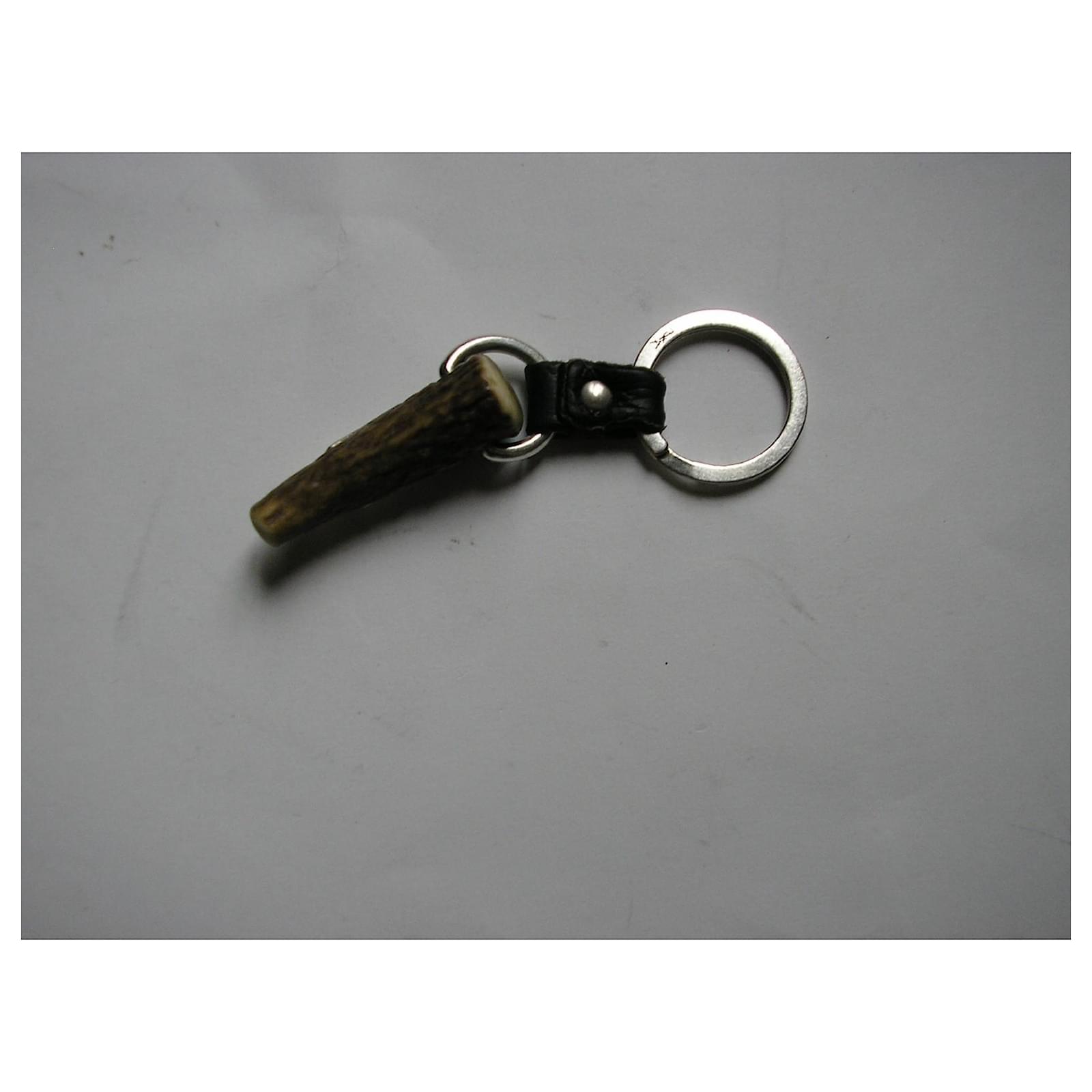 Yves Saint Laurent Llavero Mombasa. Hardware de plata Cuero ref.515806 ...