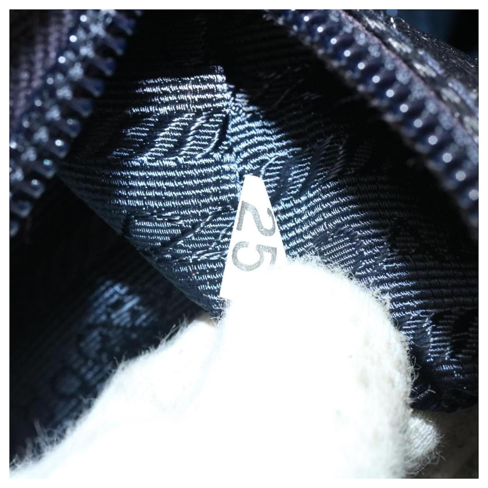 Louis Vuitton Prada Mirada Black Synthetic ref.518151 - Joli Closet