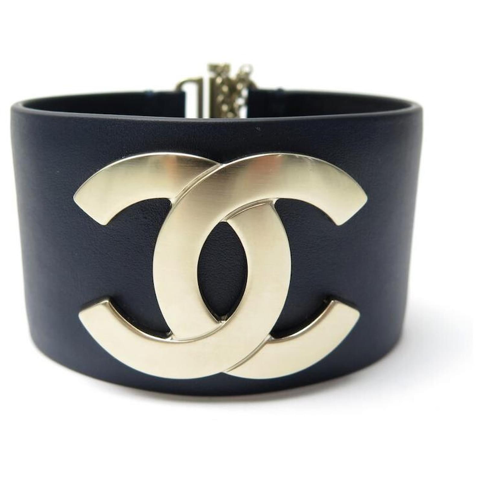 PULSERA NEW CHANEL LOGO CC L PULSERA CAJA DE CUERO AZUL Y METAL DORADO ...
