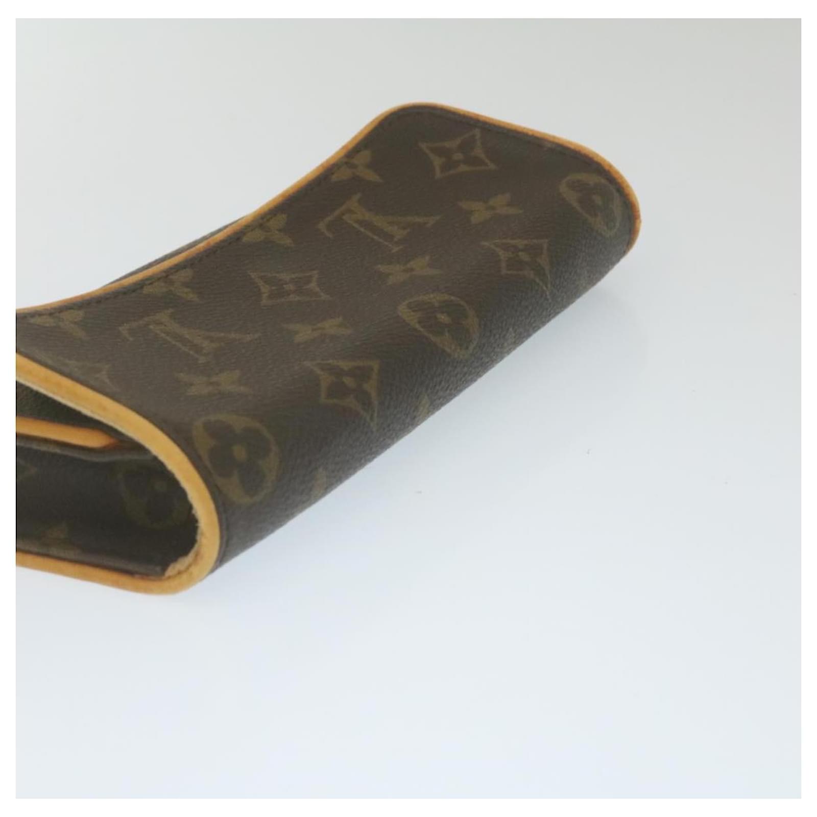 Louis Vuitton Pochette twin Brown Cloth ref.522027 - Joli Closet