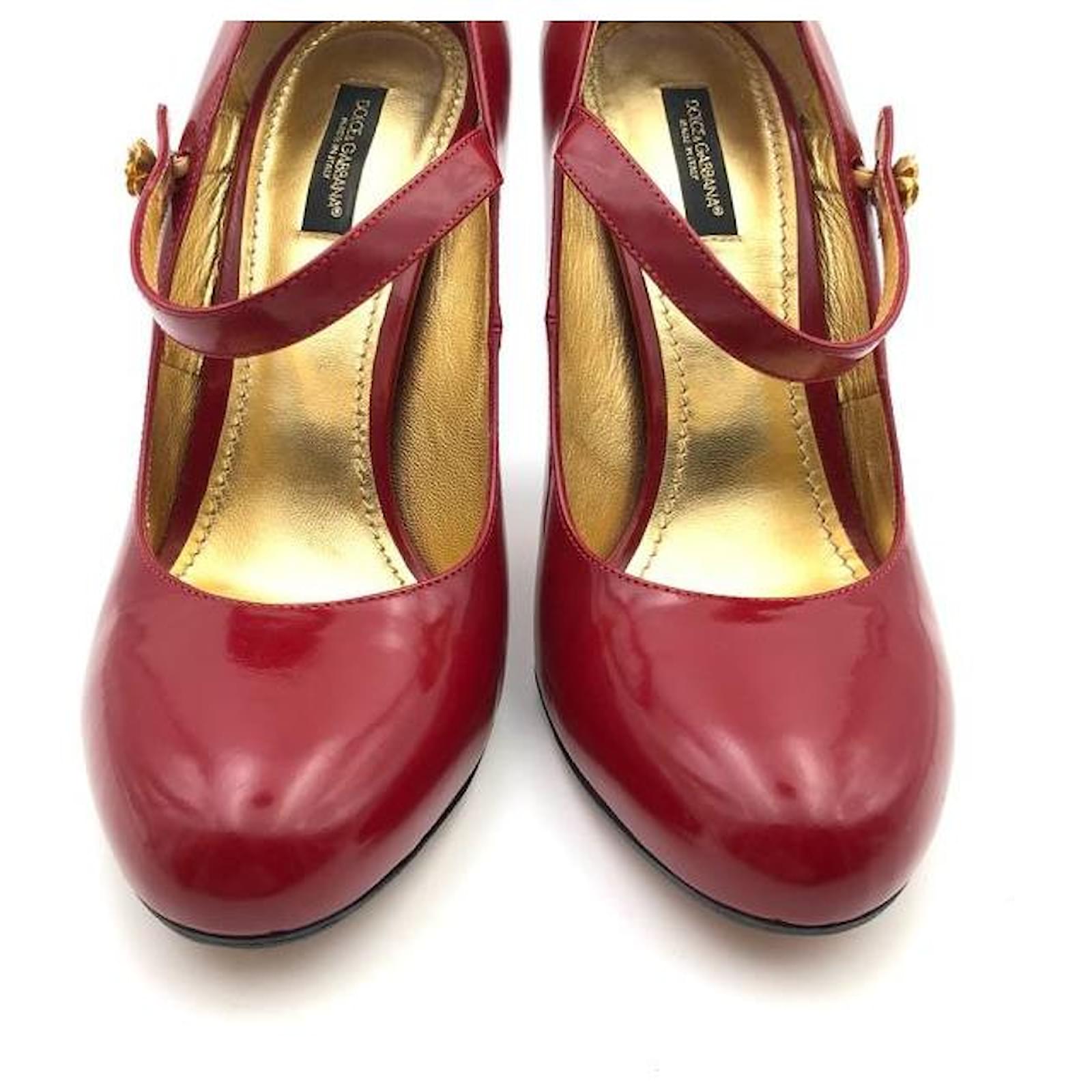 Escarpins Dolce & Gabbana Mary Jane en cuir verni rouge avec rose dorée ...