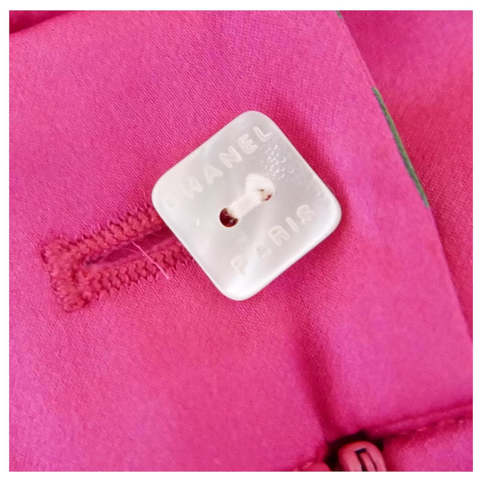 Chanel Vintage SS00 Falda rosa con estampado de flores y logo Sllk Seda ...