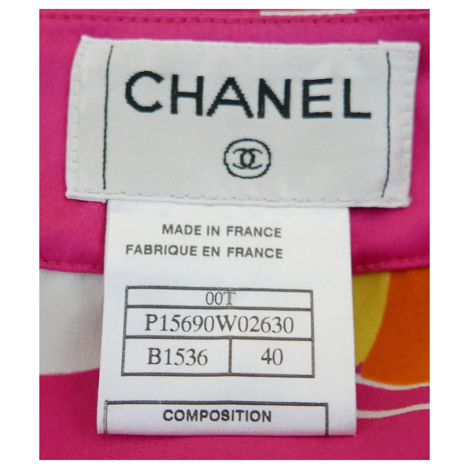 Chanel Vintage SS00 Falda rosa con estampado de flores y logo Sllk Seda ...