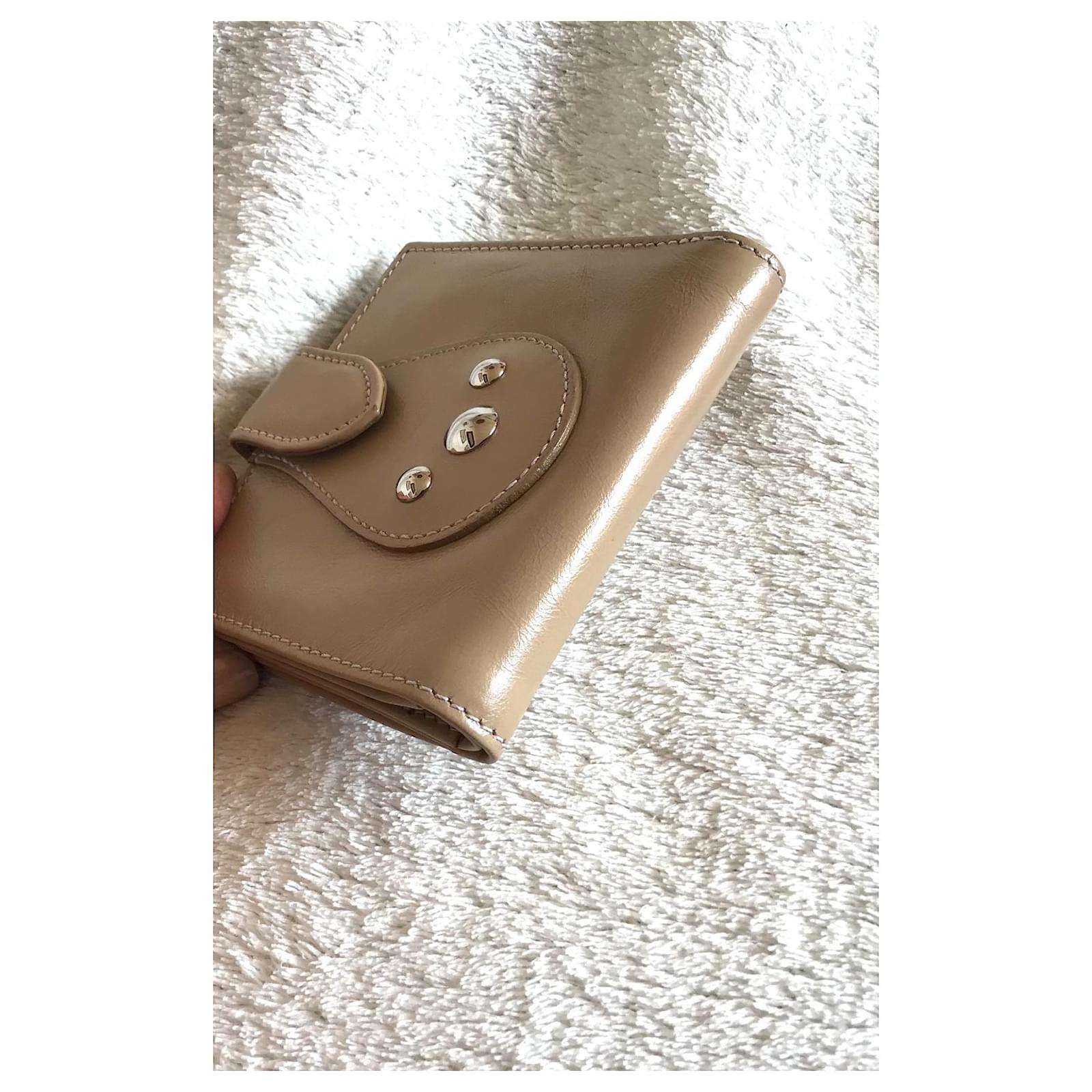 Longchamp Wallets Beige Leather ref.544923 - Joli Closet