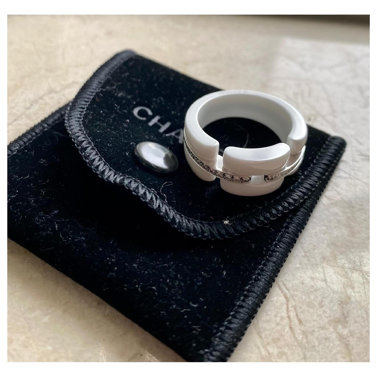 Bague Chanel Ultra avec céramique blanche et diamants ref.564604 - Joli ...