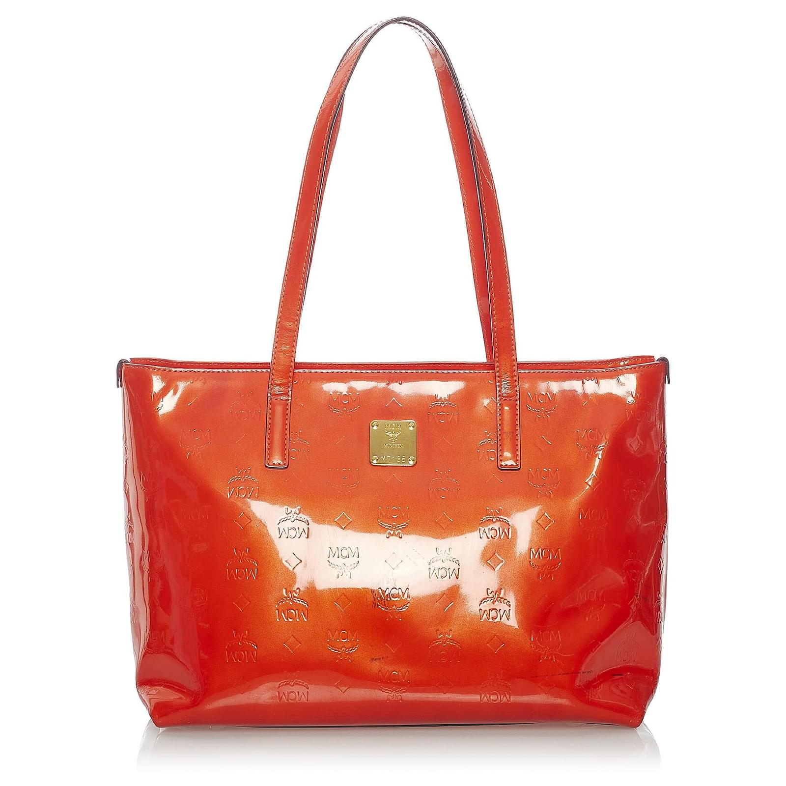 MCM Red Visetos Lackledertasche Rot ref.569306 - Joli Closet