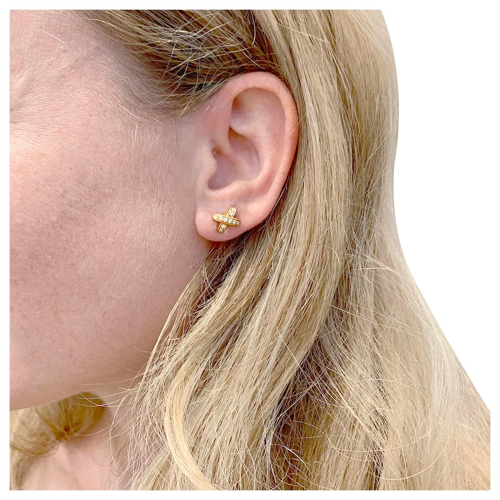 Chaumet earrings, "Connections", Yellow gold and diamonds. White gold ...