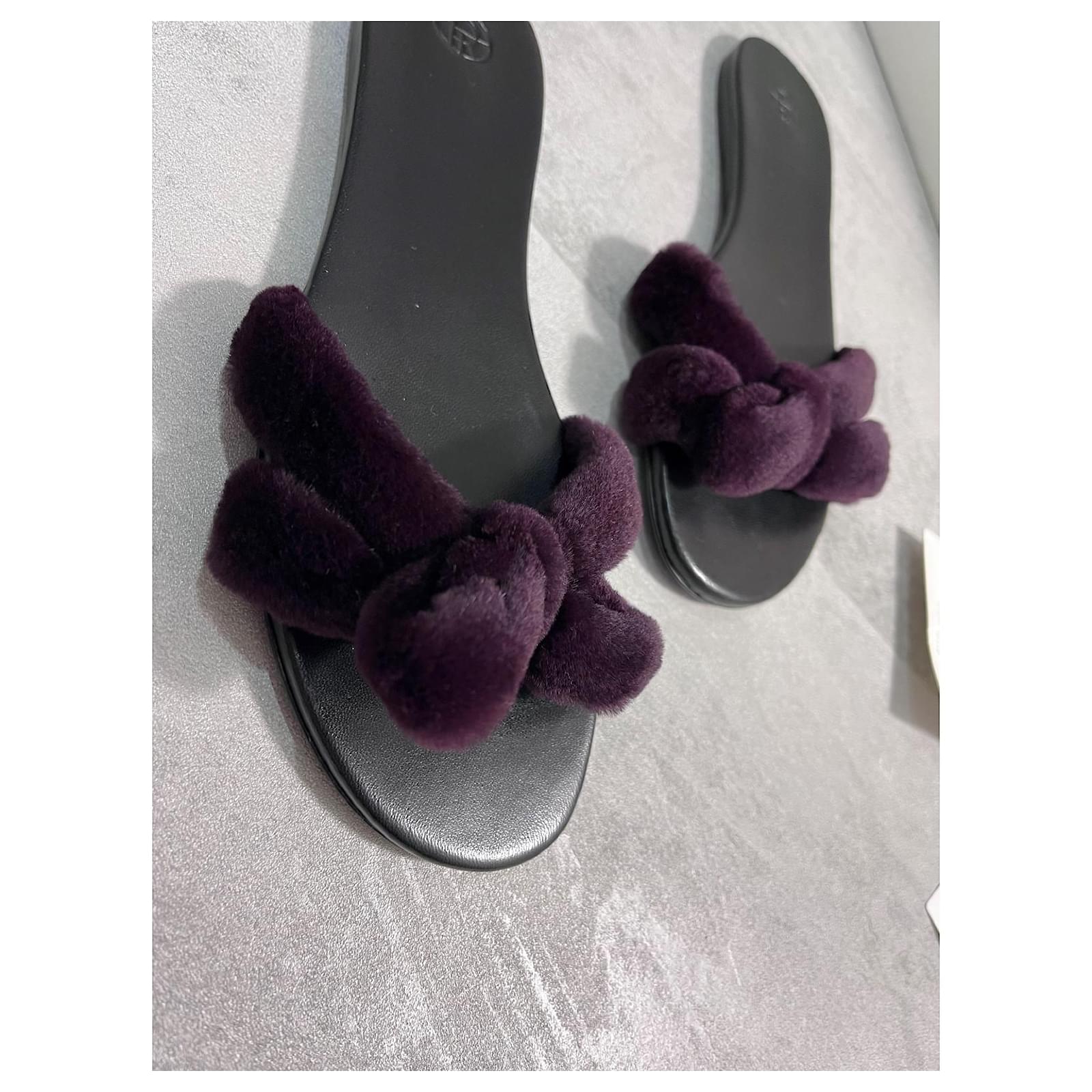 The Row Mink Sandals Dark red Fur ref.586355 - Joli Closet