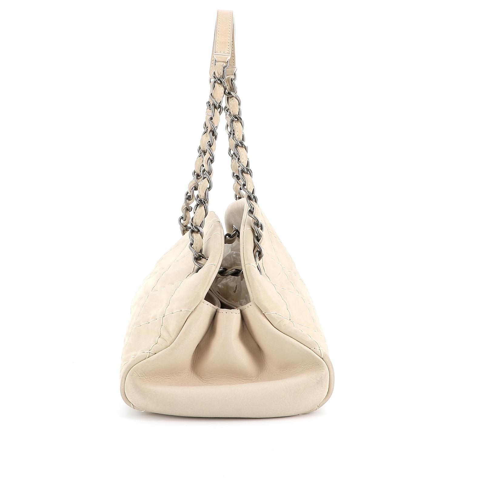 Chanel Mademoiselle Flesh Leather ref.590439 - Joli Closet