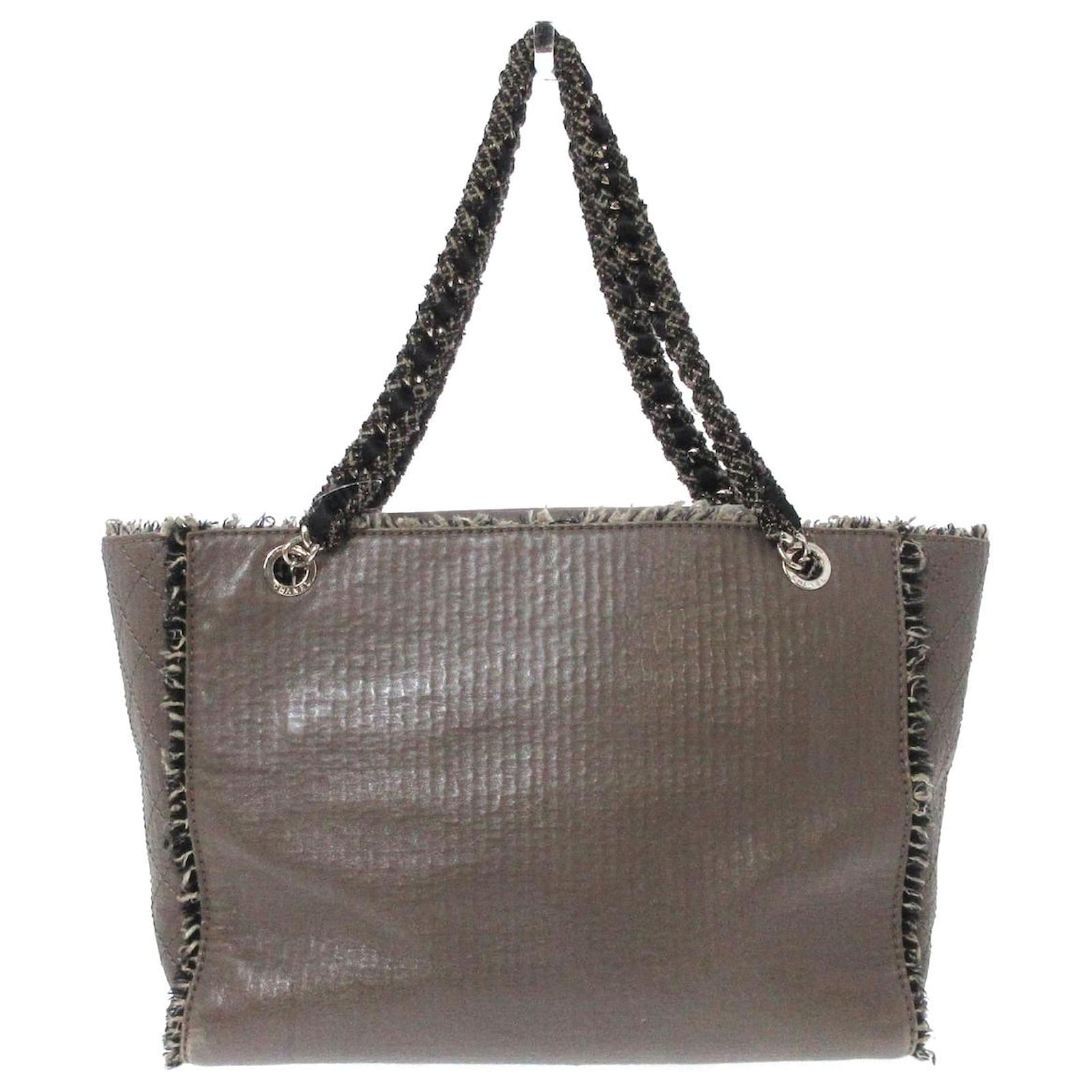 Chanel Matrasse Beige Leather ref.593823 - Joli Closet