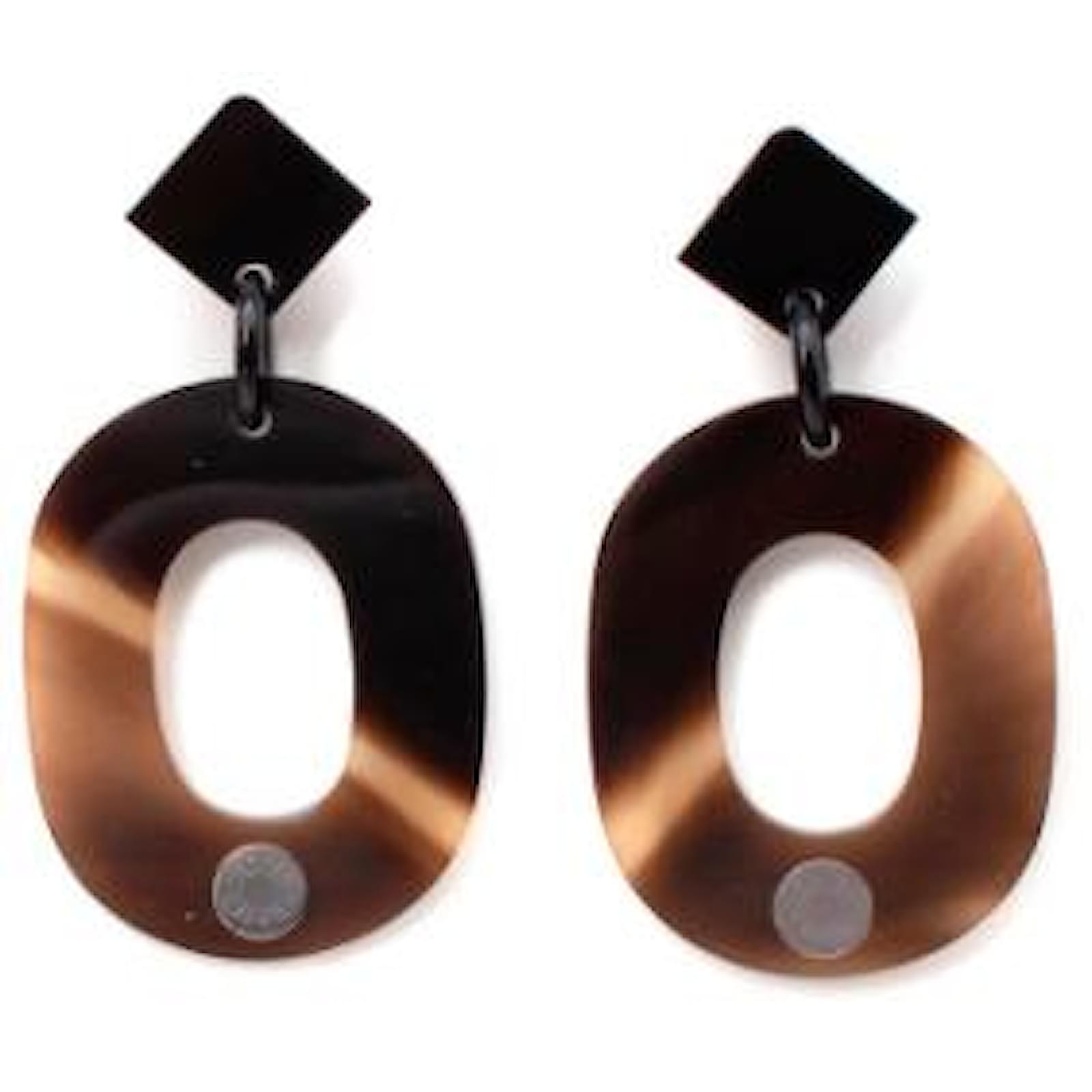 Hermès Hermes Isthme lackierte Büffelhorn-Ohrringe Braun Beige ref ...