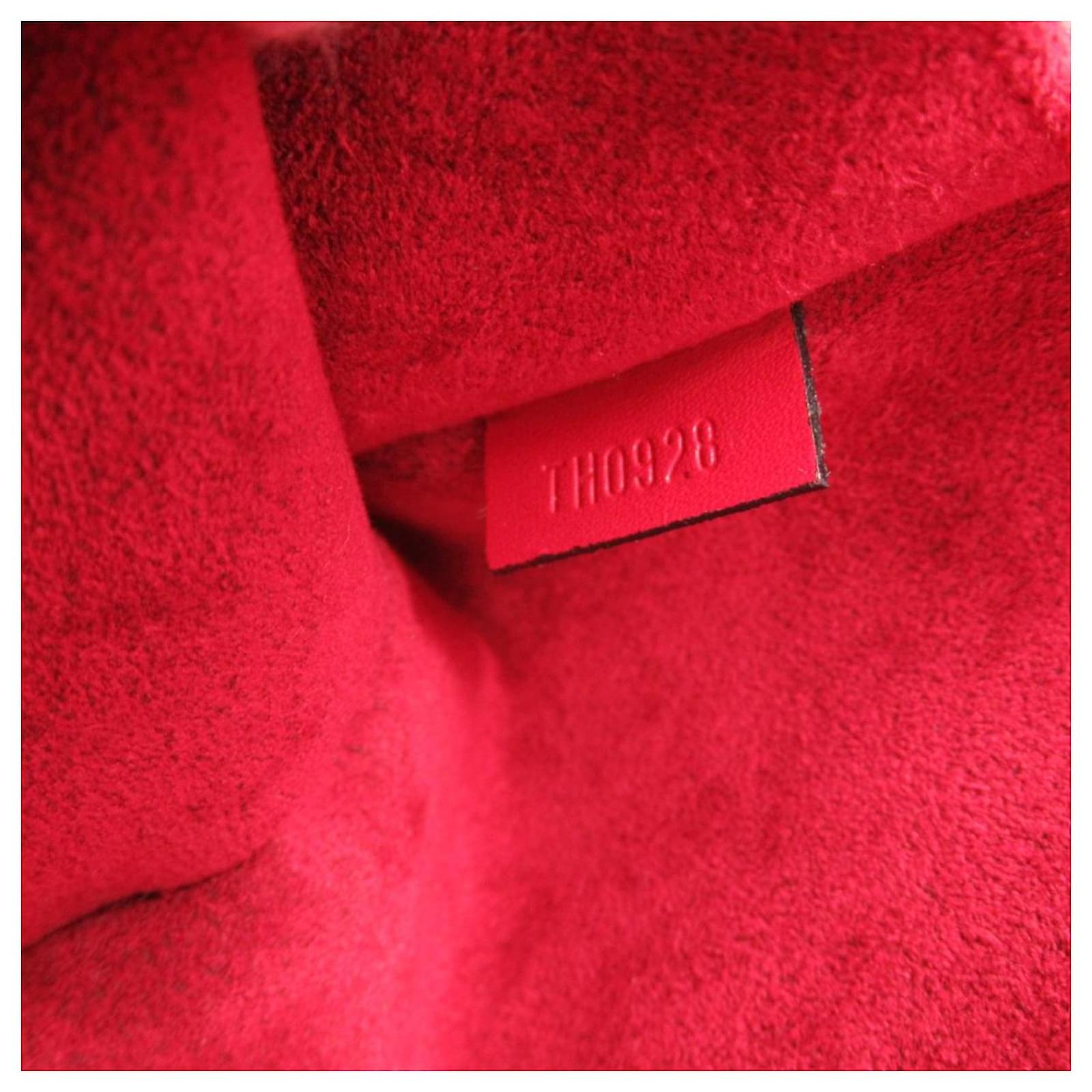 Louis Vuitton Sablon Rot Kalbähnliches Kalb ref.605742 - Joli Closet