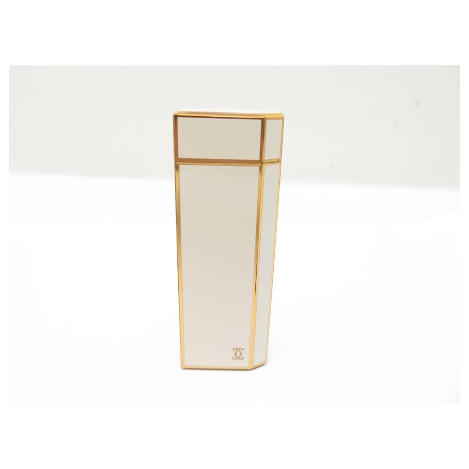 VINTAGE MUST DE CARTIER GAS LIGHTER IN WHITE LACQUER WHITE LIGHTER Gold ...