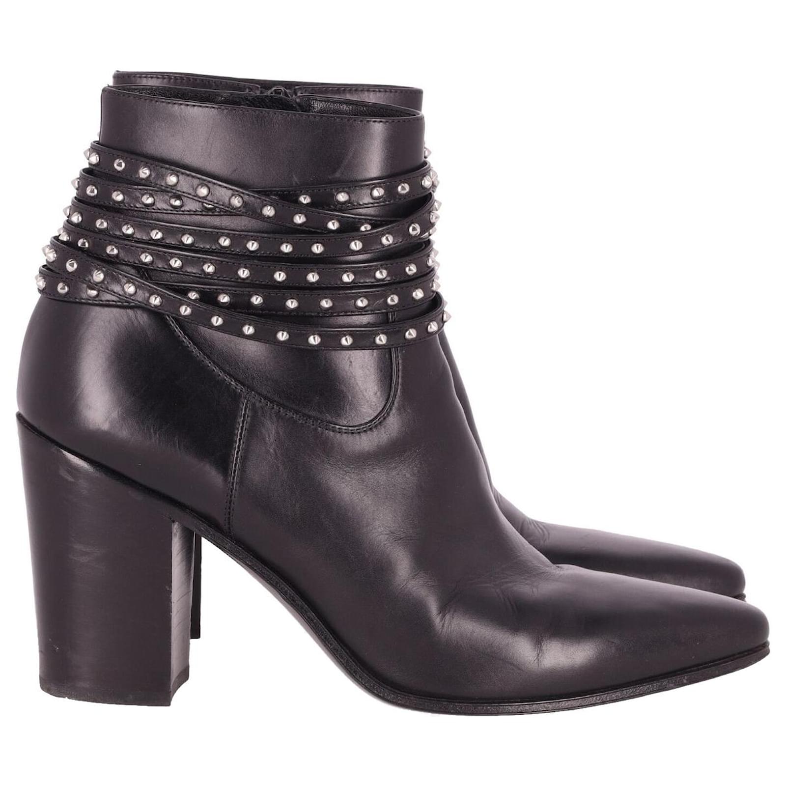 Saint Laurent Studded Ankle Boots in Black Leather ref.613034 - Joli Closet