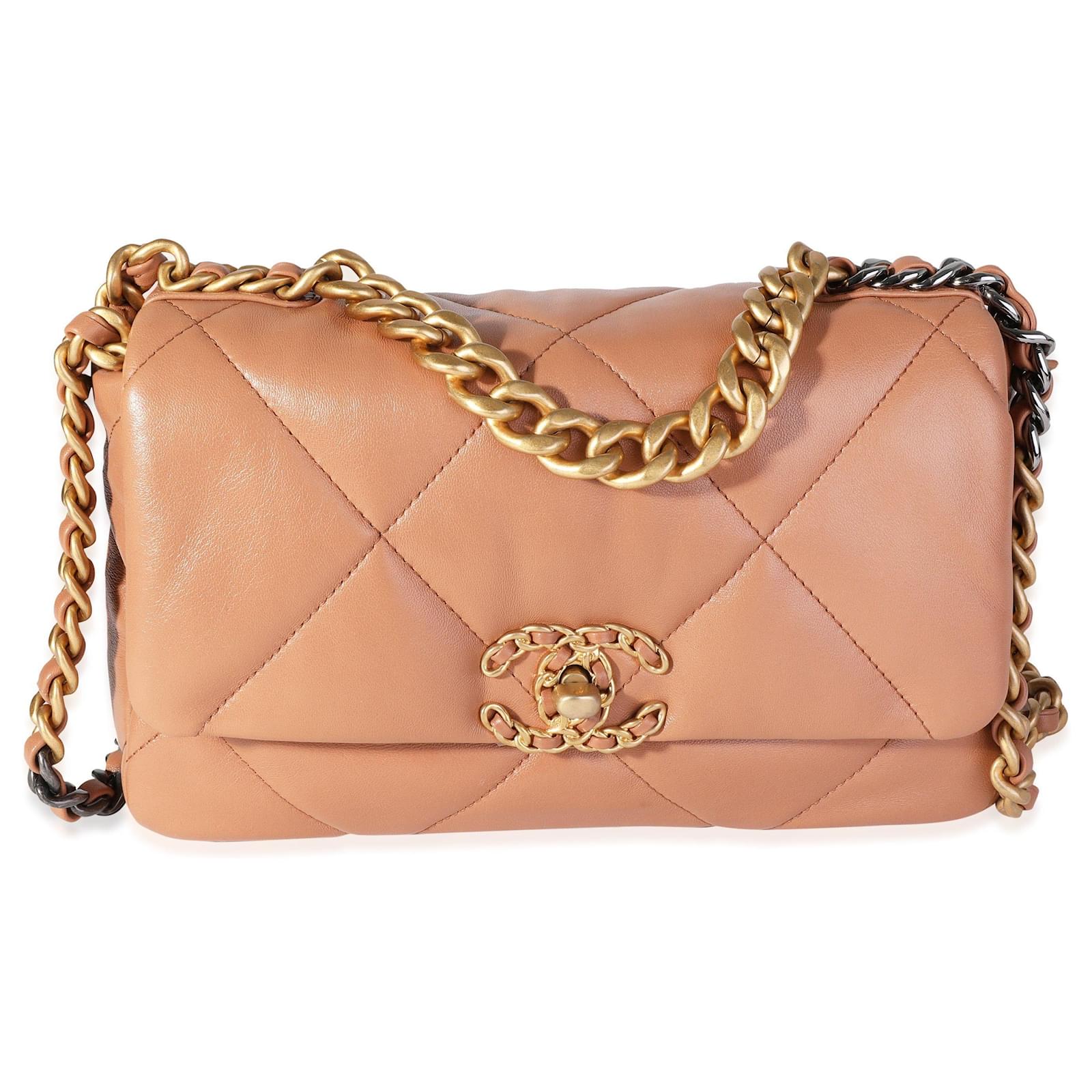 Chanel Tan Cuir d'agneau matelassé Medium 19 Sac Marron ref.614672 ...