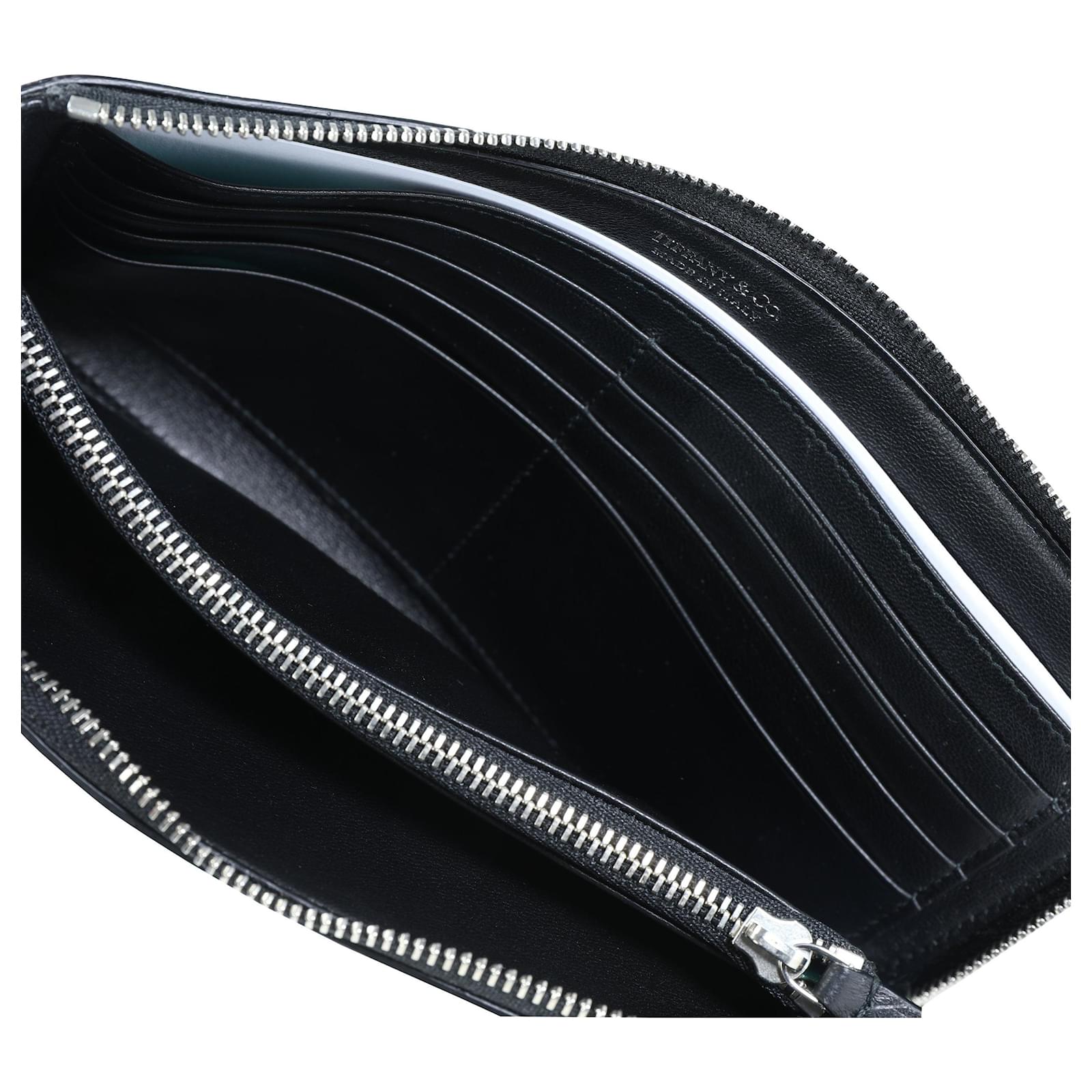 The Row Tiffany Black Grained Calfskin Leather Zip Wallet ref.620151 ...