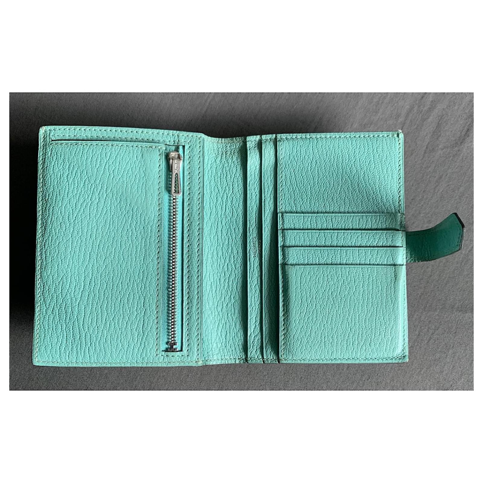 Béarn Hermès Bearn compact wallet Light blue Leather ref.624261 - Joli ...