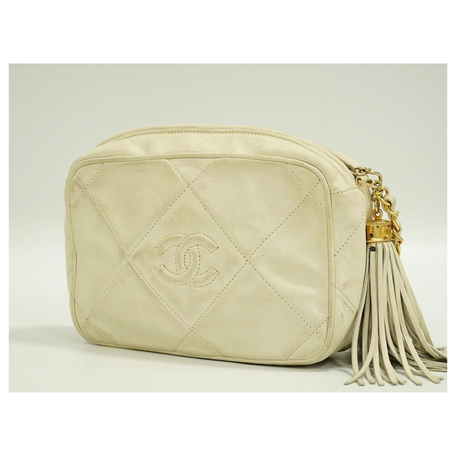 Chanel camera White Leather ref.626746 - Joli Closet