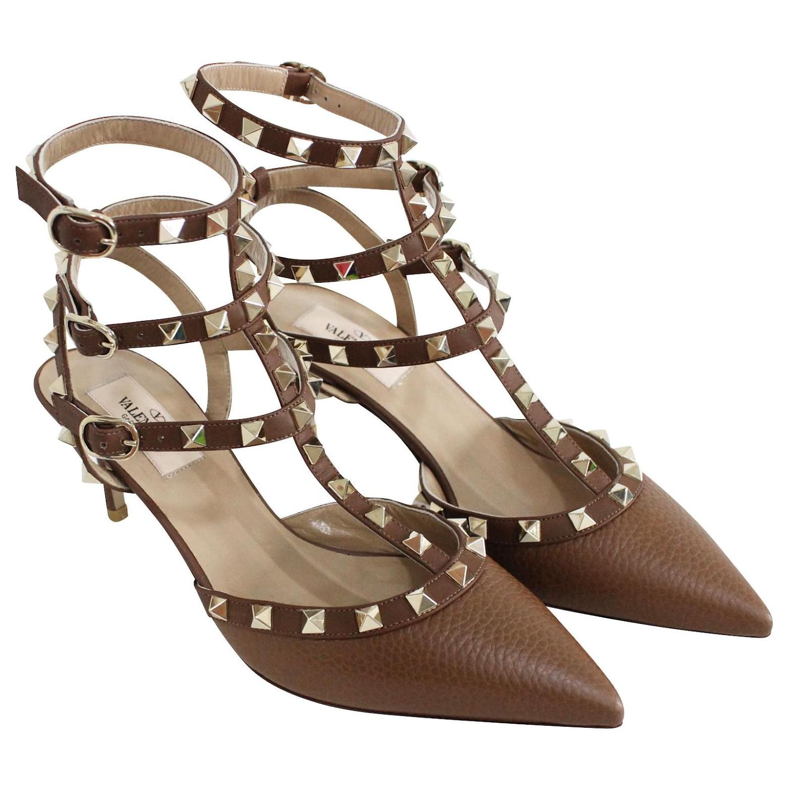 Valentino Brown Rockstud Grained Leather Heels ref.631787 - Joli Closet