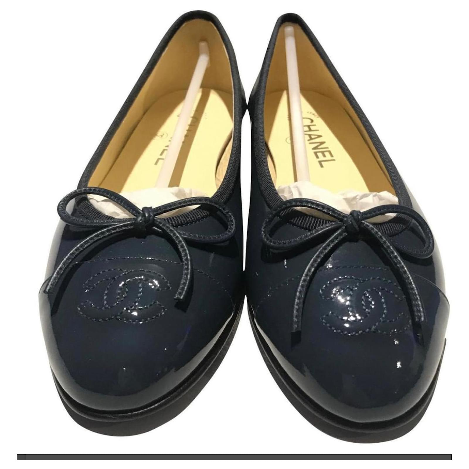 Chanel Ballerinas Dark blue Patent leather ref.632806 - Joli Closet
