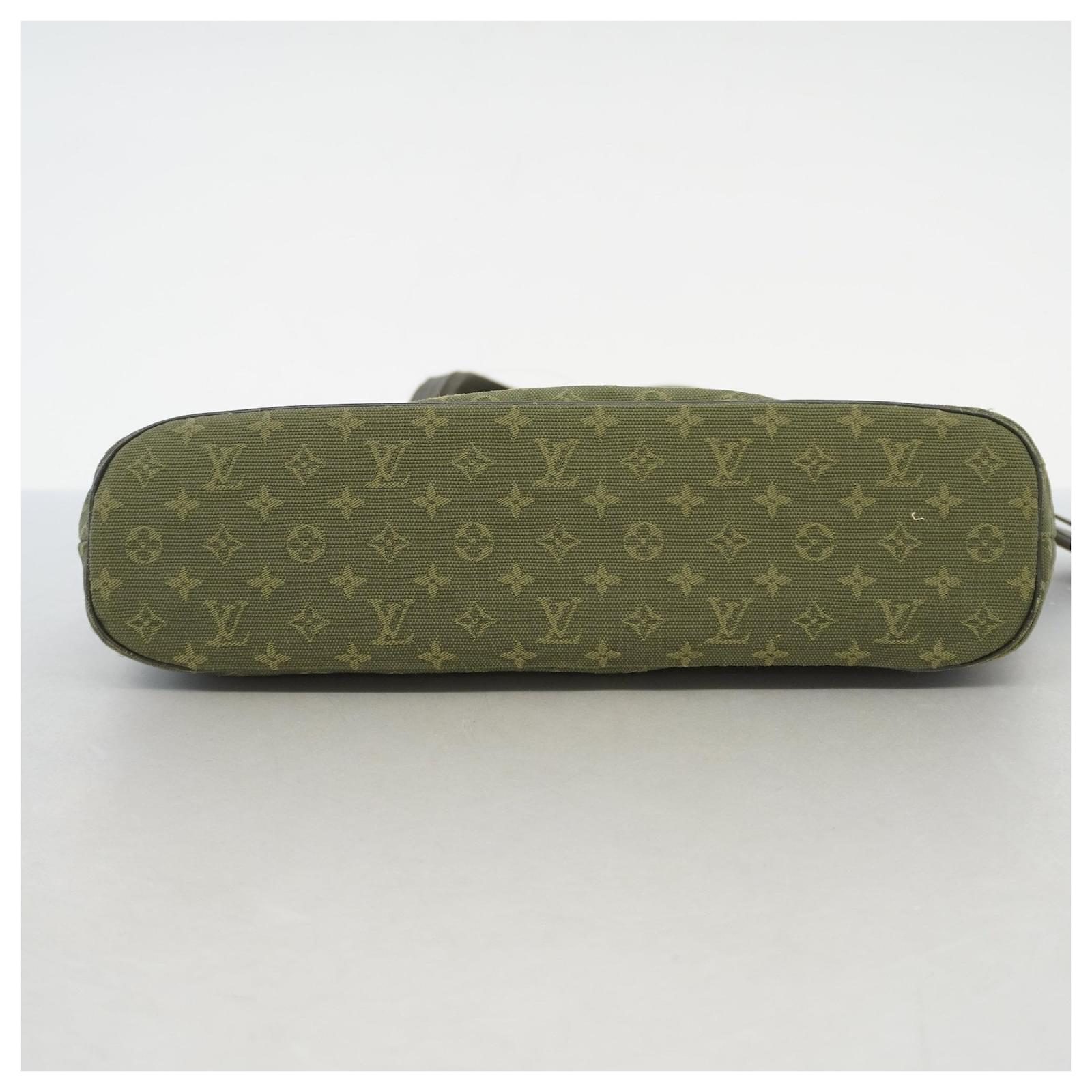 Louis Vuitton Lucille Grün Leinwand ref.650473 - Joli Closet