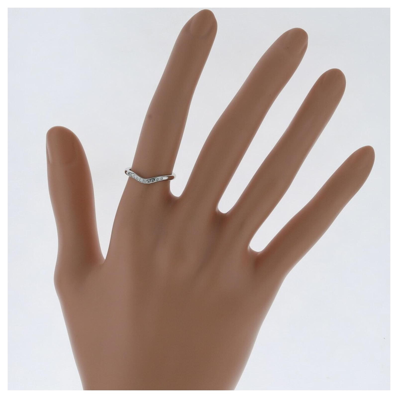 TIFFANY & CO. Bande incurvée Platine Argenté ref.652422 - Joli Closet