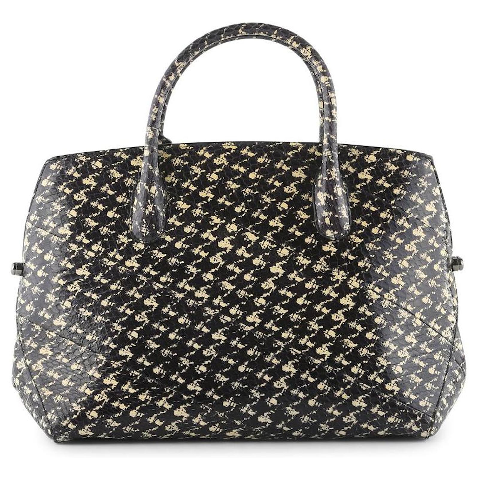 Dior Bar Handtasche aus Schlangenleder in Schwarz & Weiß mit ...