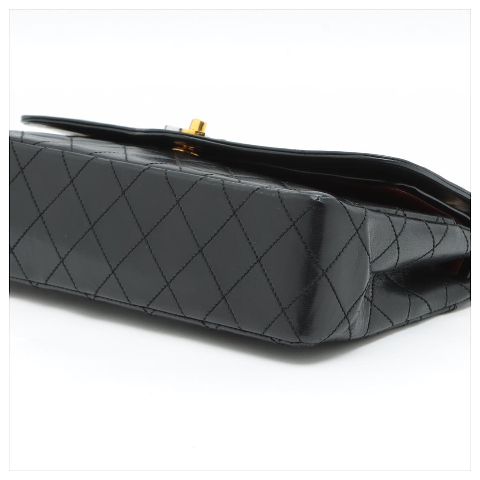 Chanel flap bag Black Leather ref.657450 - Joli Closet