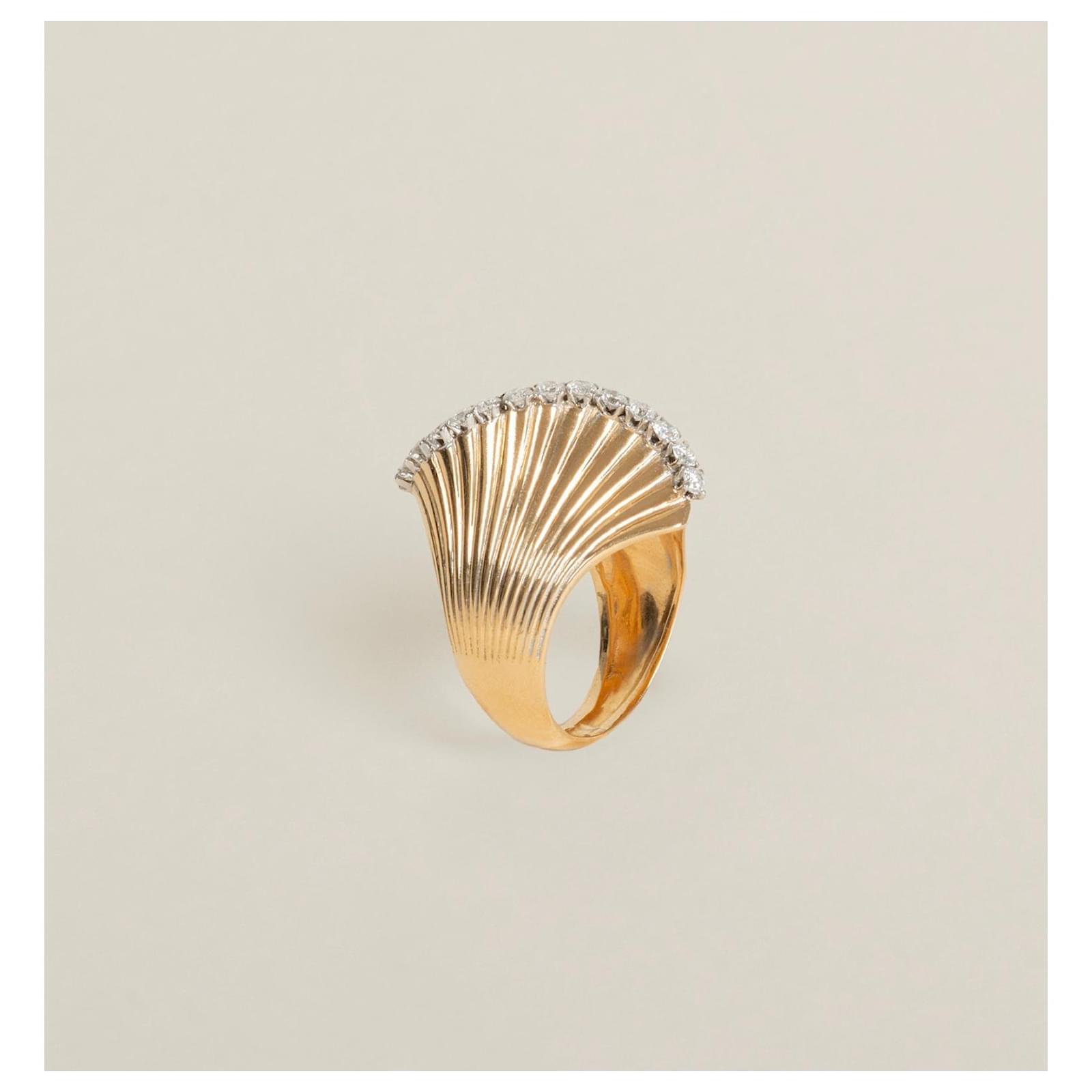 Vintage Cartier Shell Golden Yellow gold ref.664406 - Joli Closet