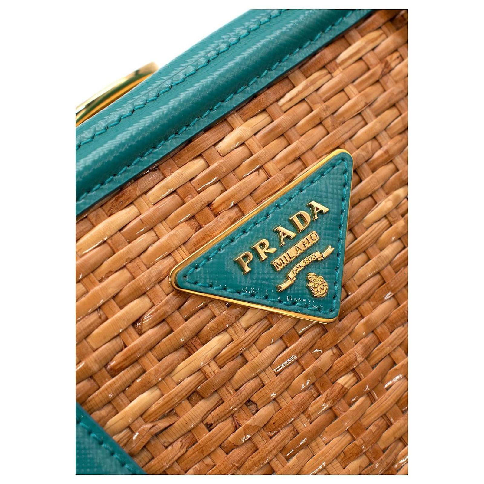 Prada Wicker Saffiano Pyramid Bag Beige Leather ref.664690 - Joli Closet