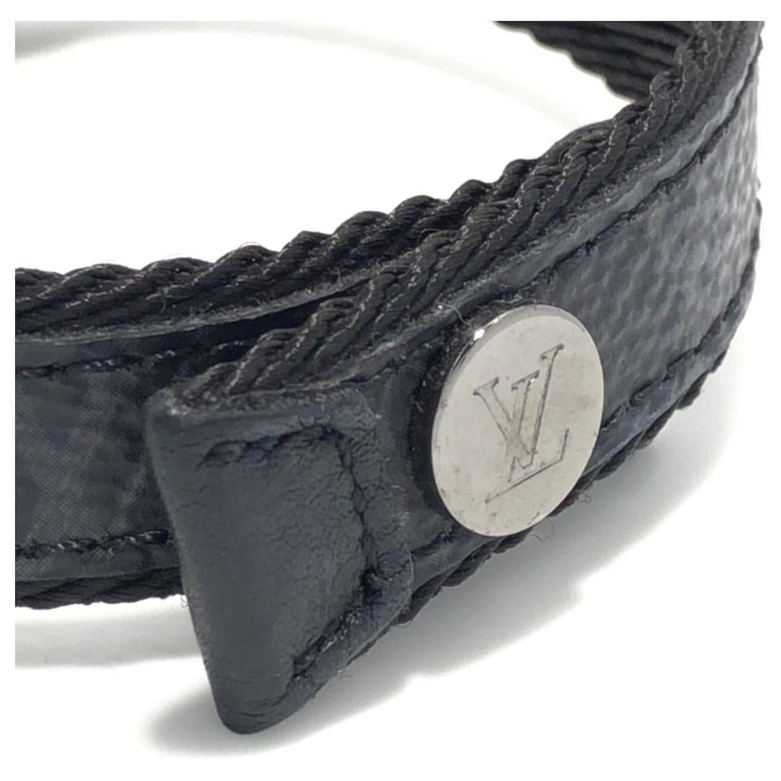 Louis Vuitton Circle Black Cloth ref.665605 - Joli Closet