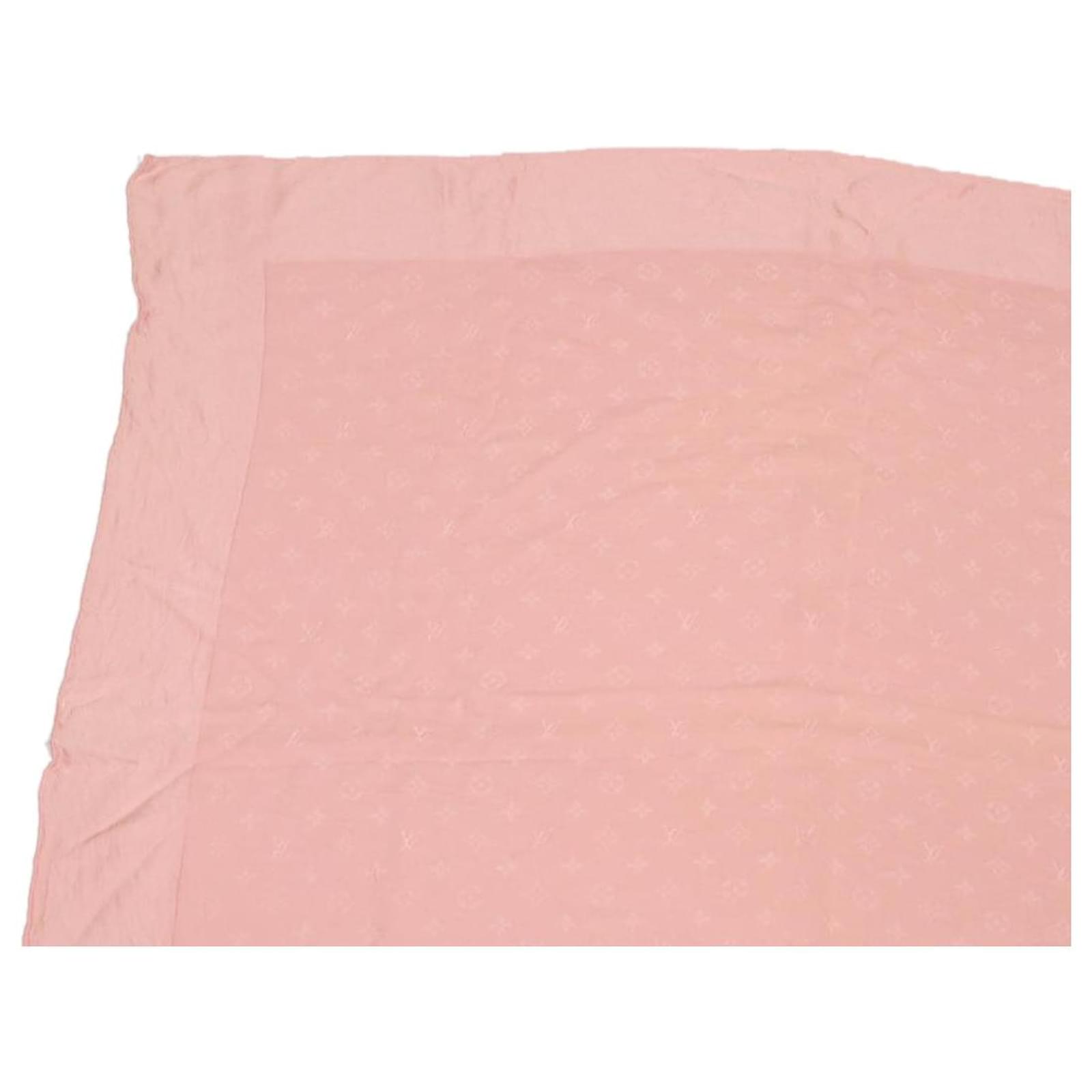 Louis Vuitton Pink Silk ref.666727 - Joli Closet