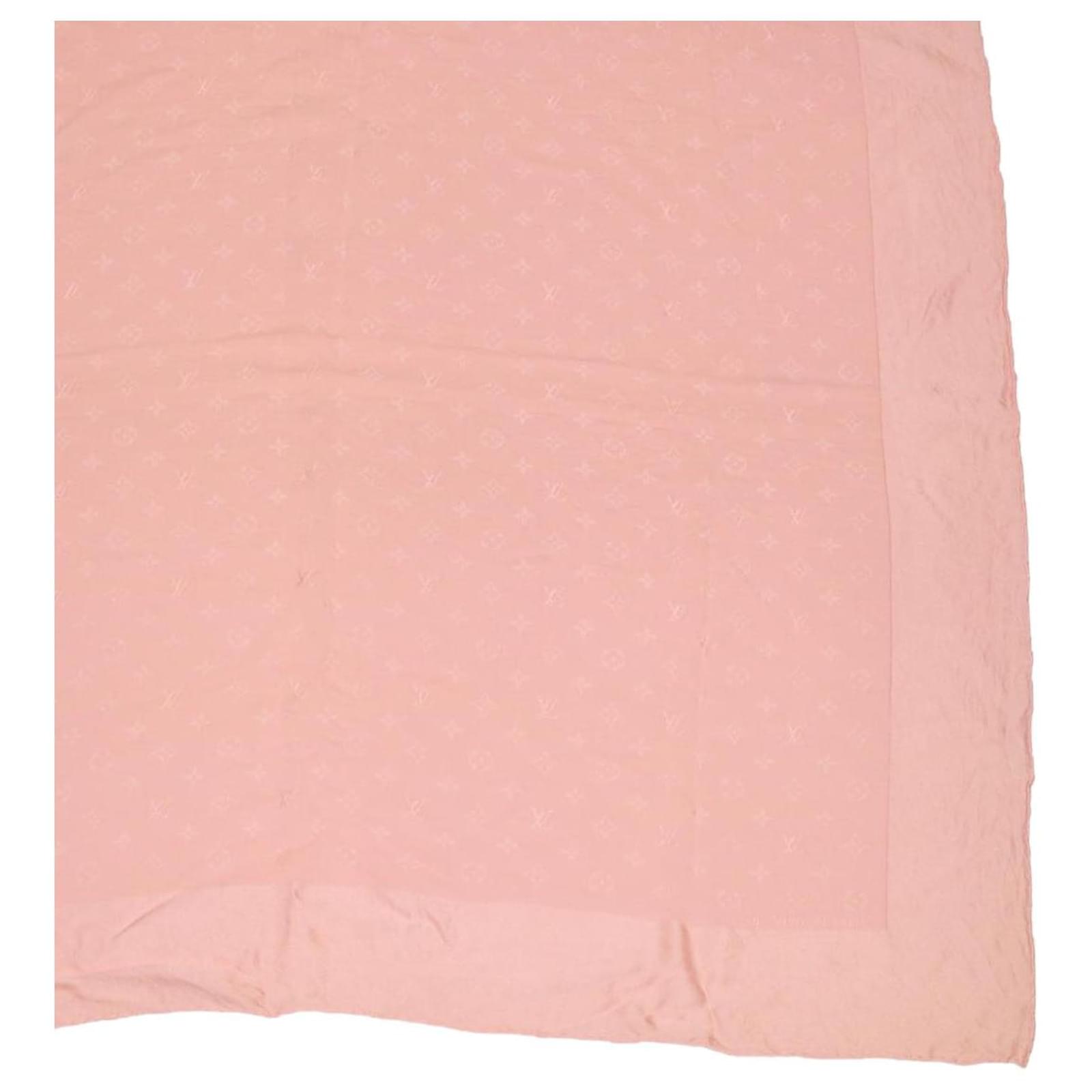 Louis Vuitton Pink Silk ref.666727 - Joli Closet