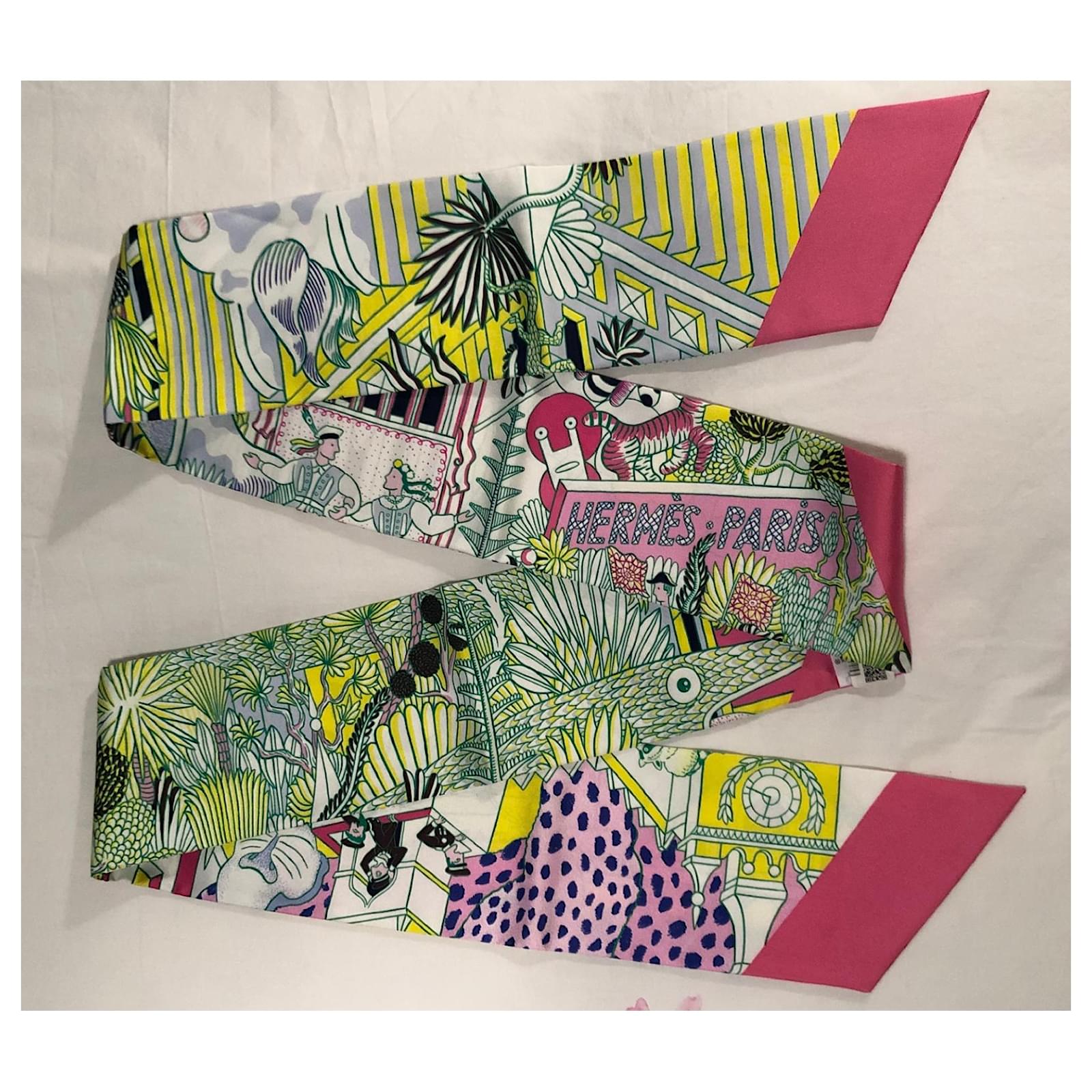 Hermès Maxi Twilly Animapolis Jan Bajtlik Neuf 100% soie Multicolore ...