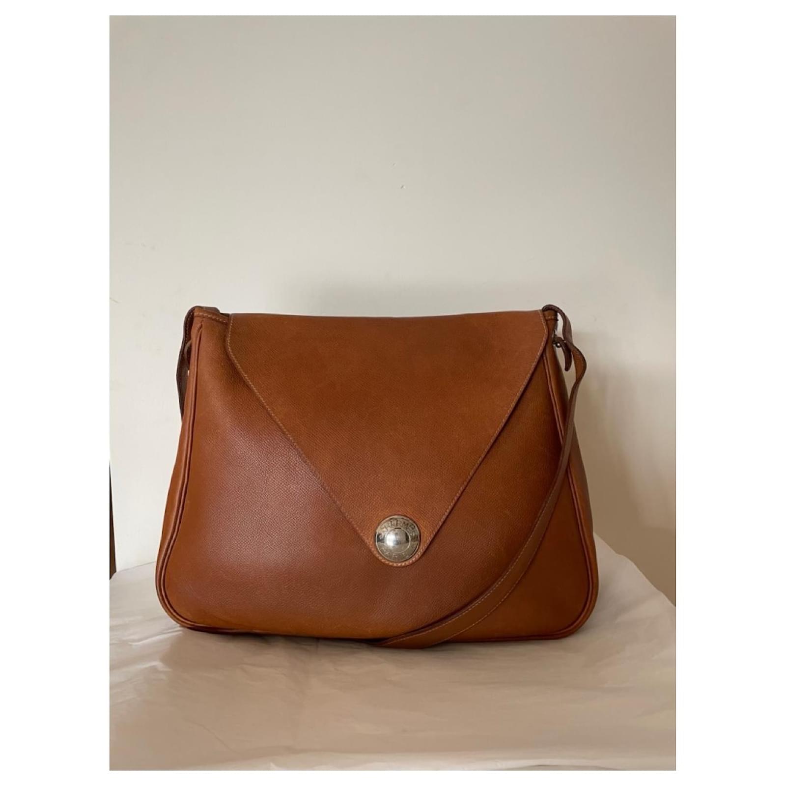 Hermès Handbags Caramel Leather ref.669077 - Joli Closet