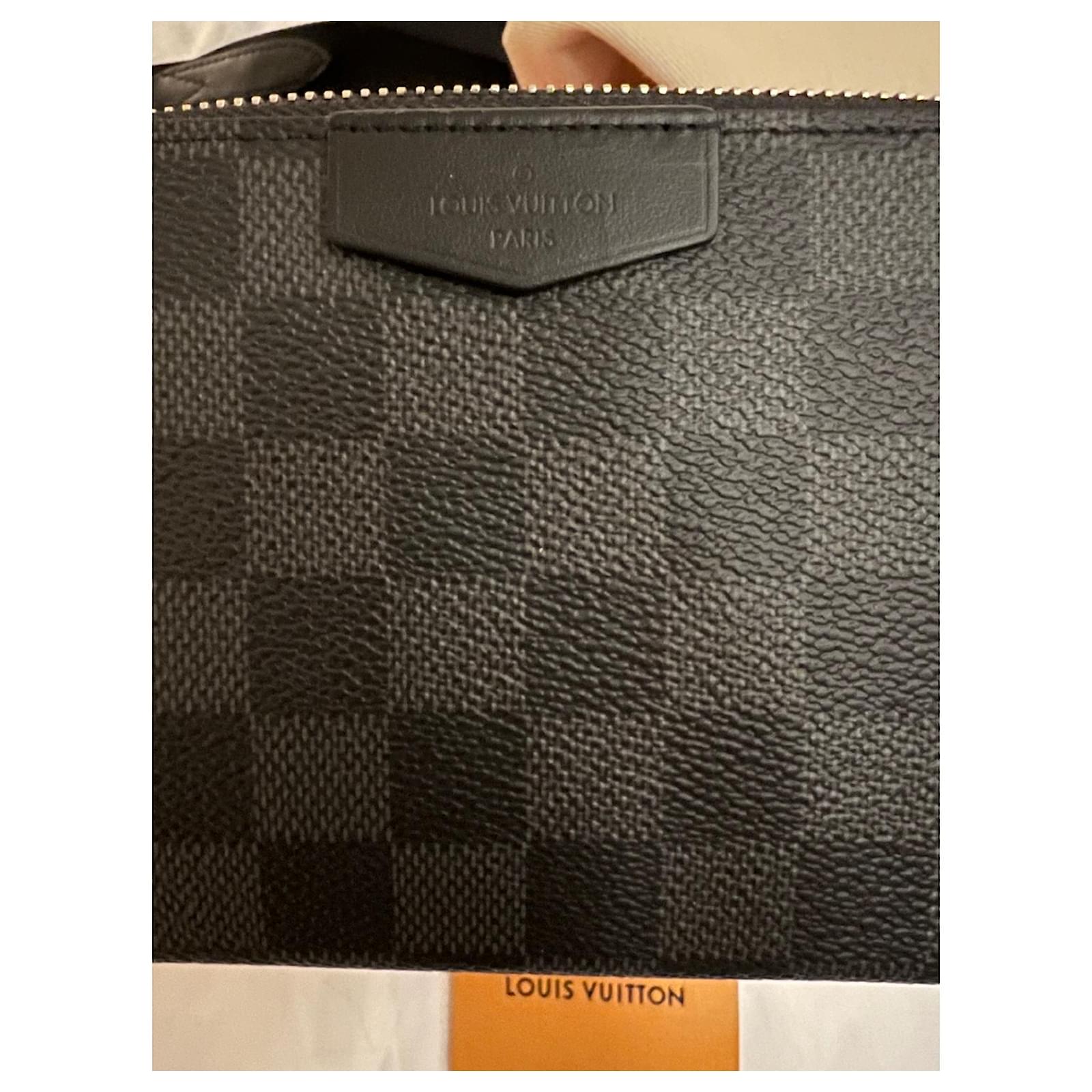 Louis Vuitton Alpha graph gray Grey Exotic leather ref.669928 - Joli Closet