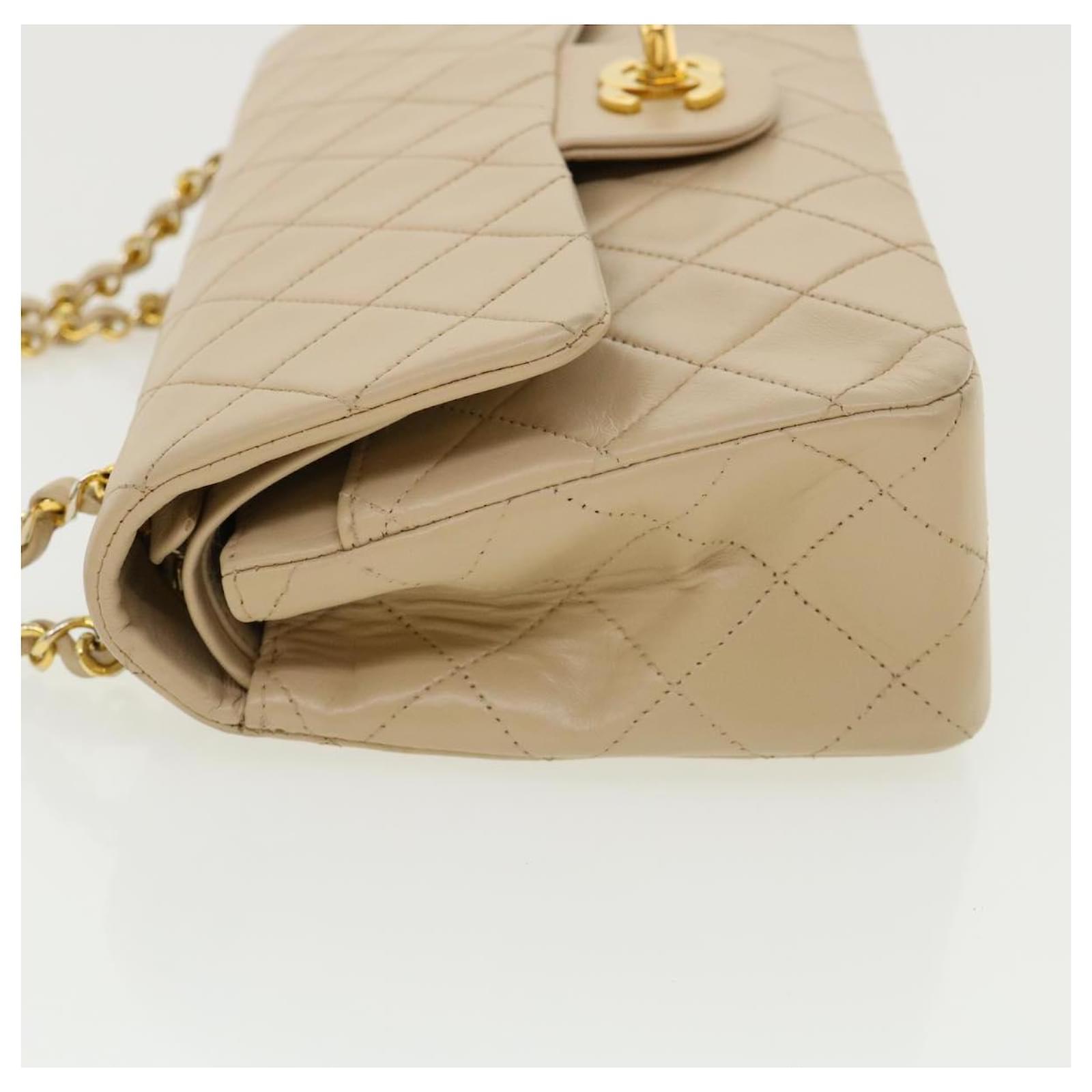 Chanel Timeless Beige Leather ref.672089 - Joli Closet