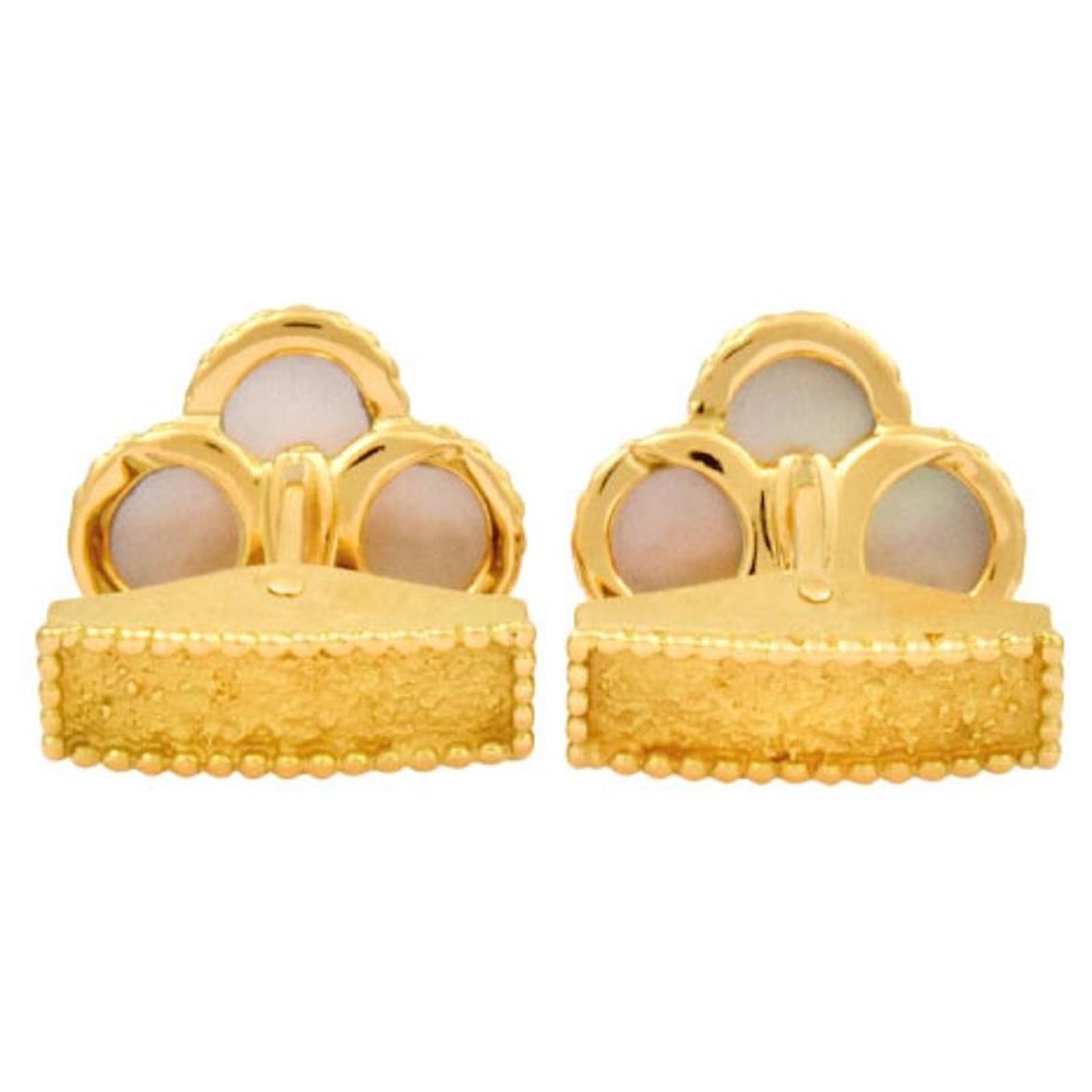 *Van Cleef & Arpels Van Cleef & Arpels Vintage Alhambra cufflinks ...