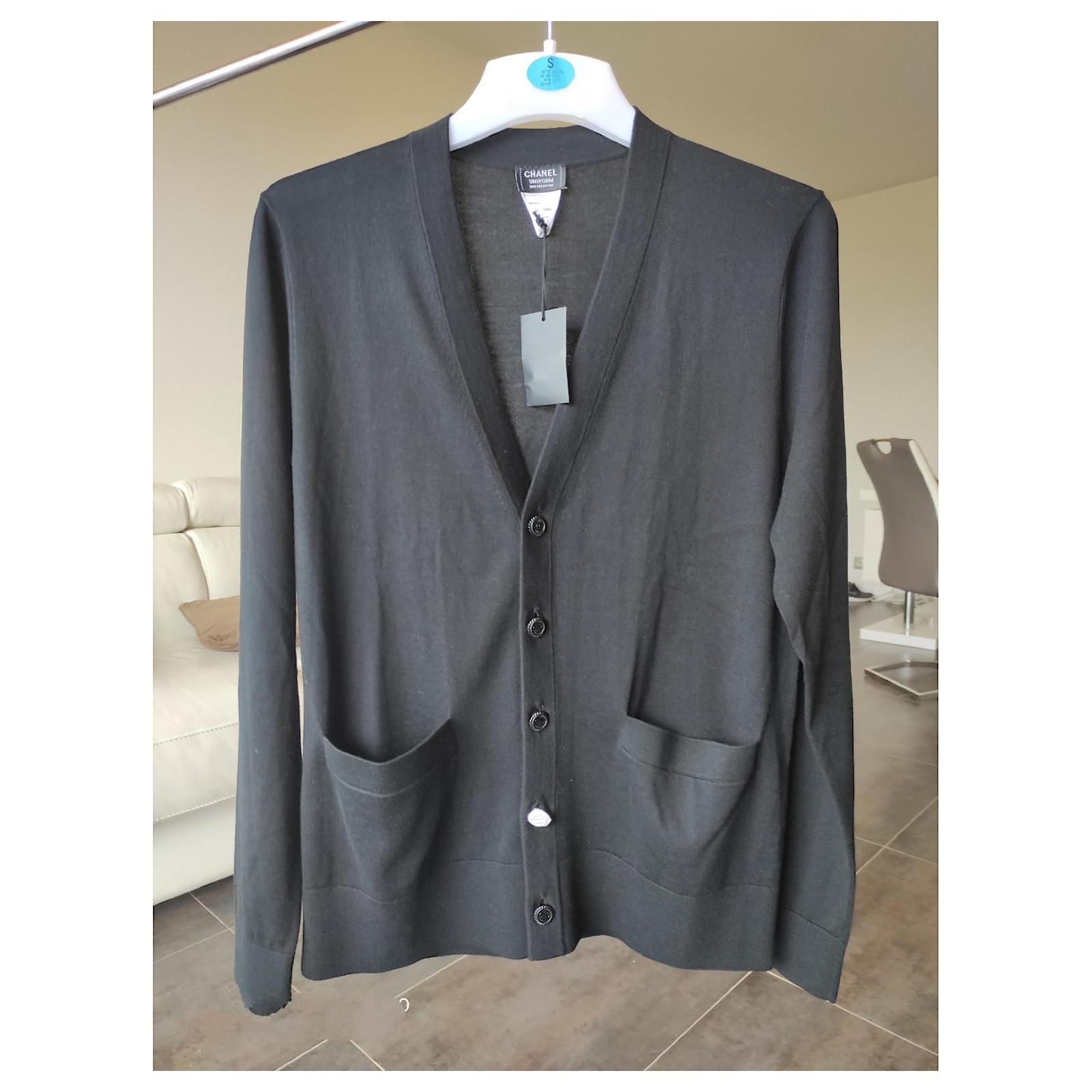 Chanel uniform Black Wool ref.679532 - Joli Closet