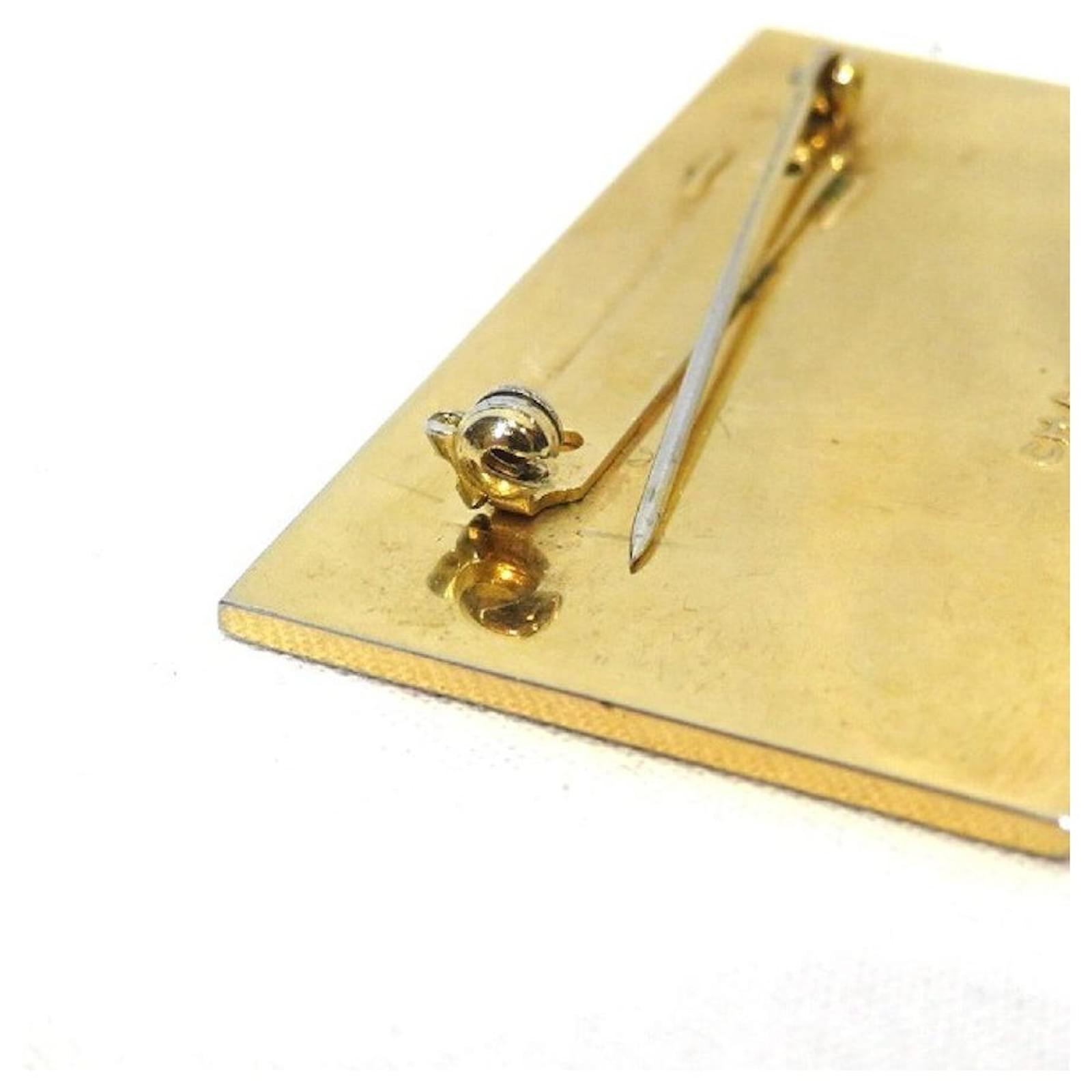 * CHANEL Logo Plaque Broche Vintage Marque Accessoire Doré ref.679745 ...