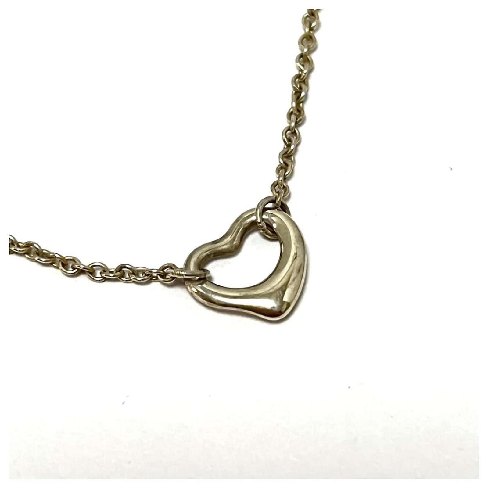 TIFFANY & CO. Open Heart Silvery Silk ref.680850 - Joli Closet