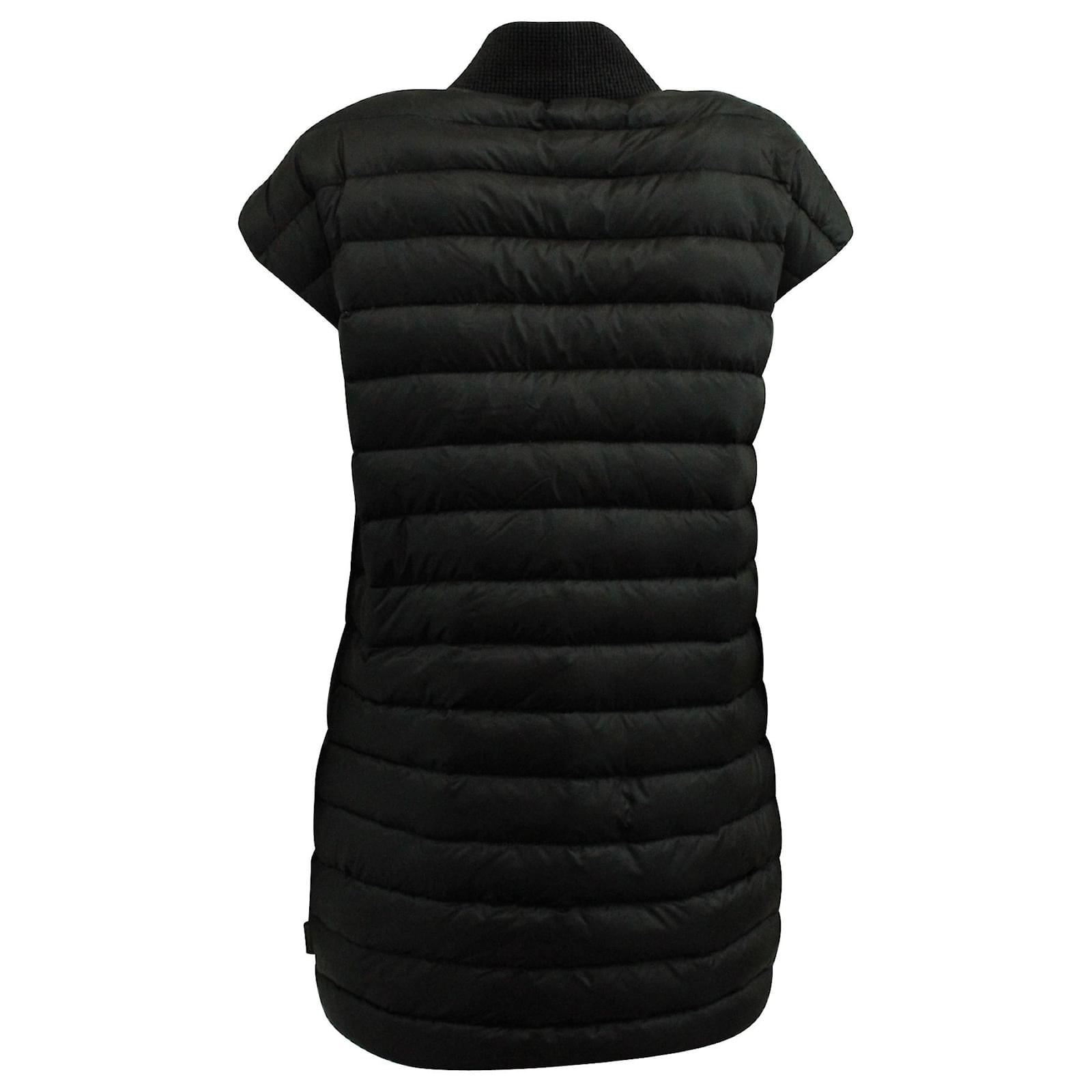 Moncler Special Edition Quilted Puffer Jacket in Black Nylon ref.685374 ...