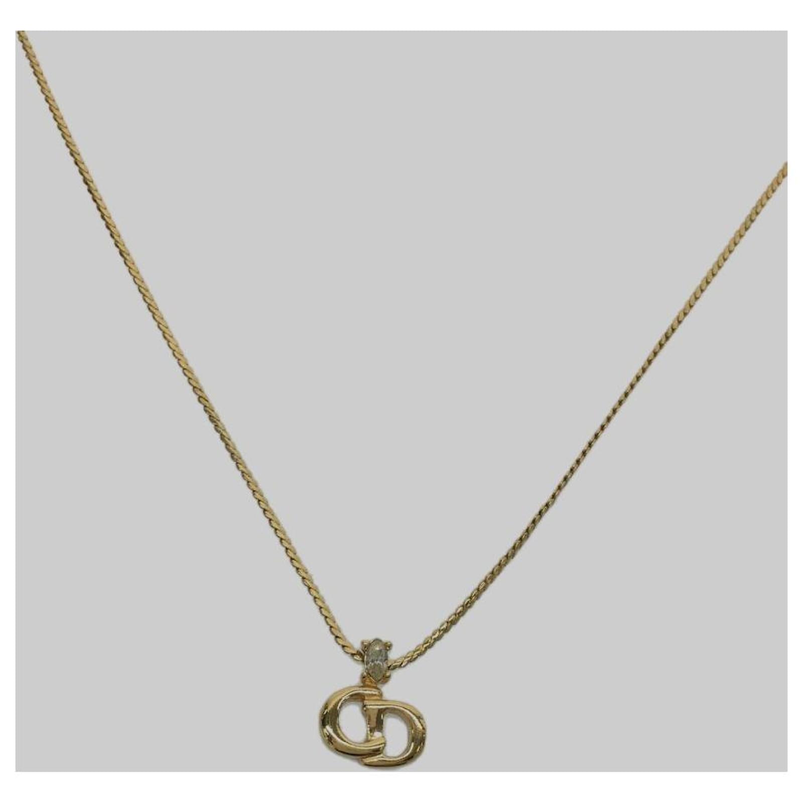 *Collier logo CD Christian Dior Plaqué or Doré ref.691291 - Joli Closet