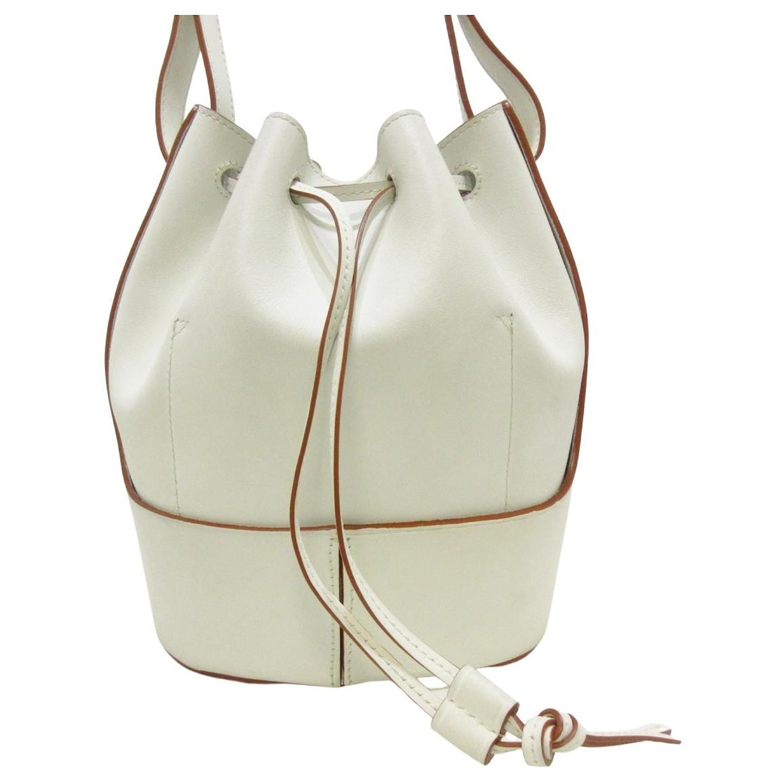 Loewe-Ballon Weiß Kalbähnliches Kalb ref.700939 - Joli Closet